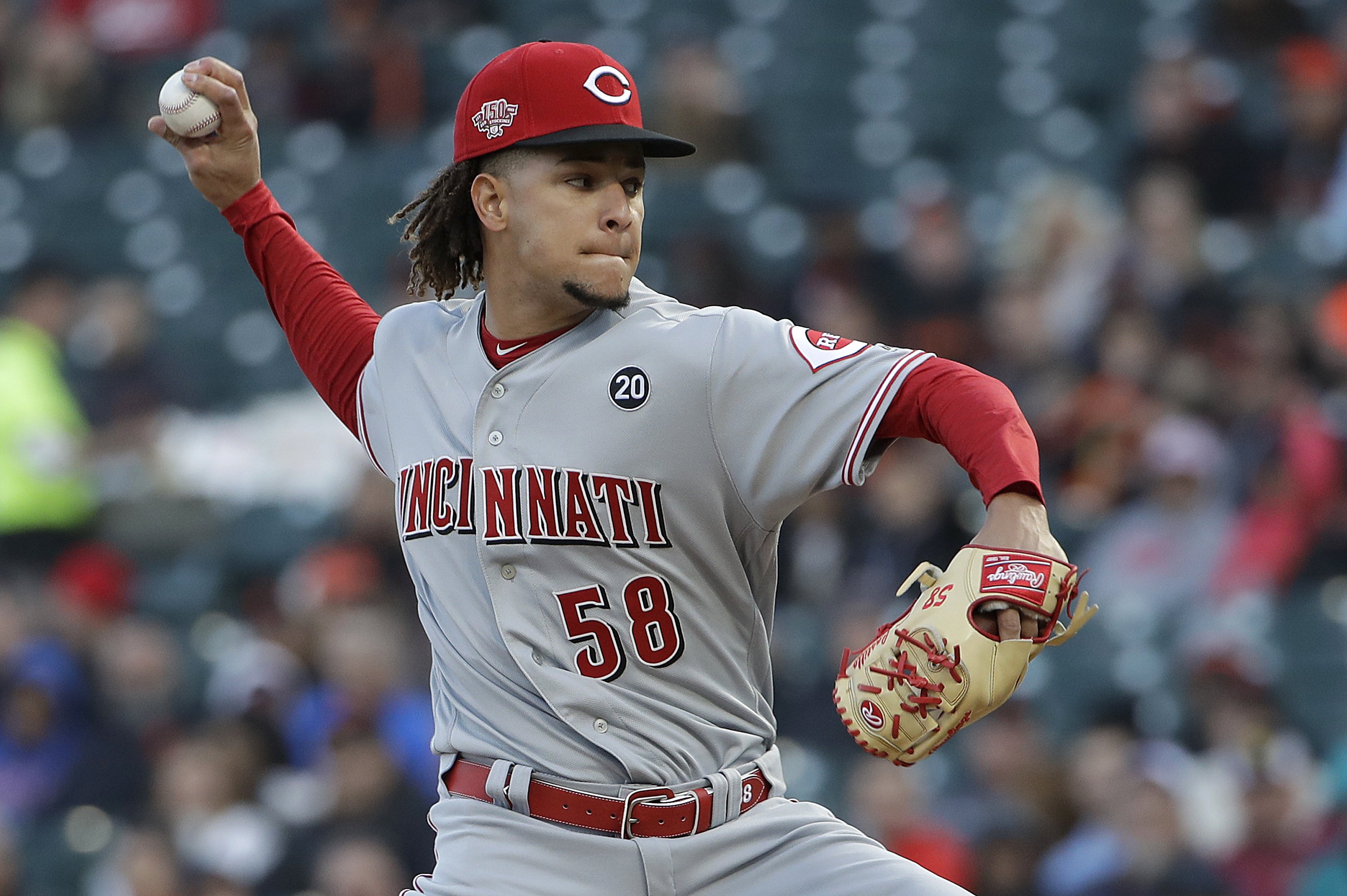 Castillo fans 11, bounces back to pitch Reds past Giants 7-0 | AP News