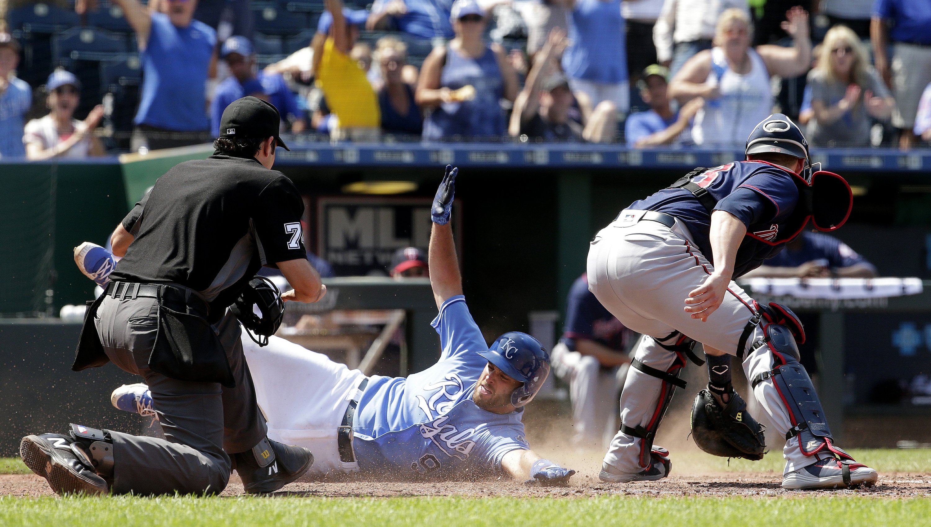 Royals get first sweep since last summer, beat Twins 5-3 | AP News