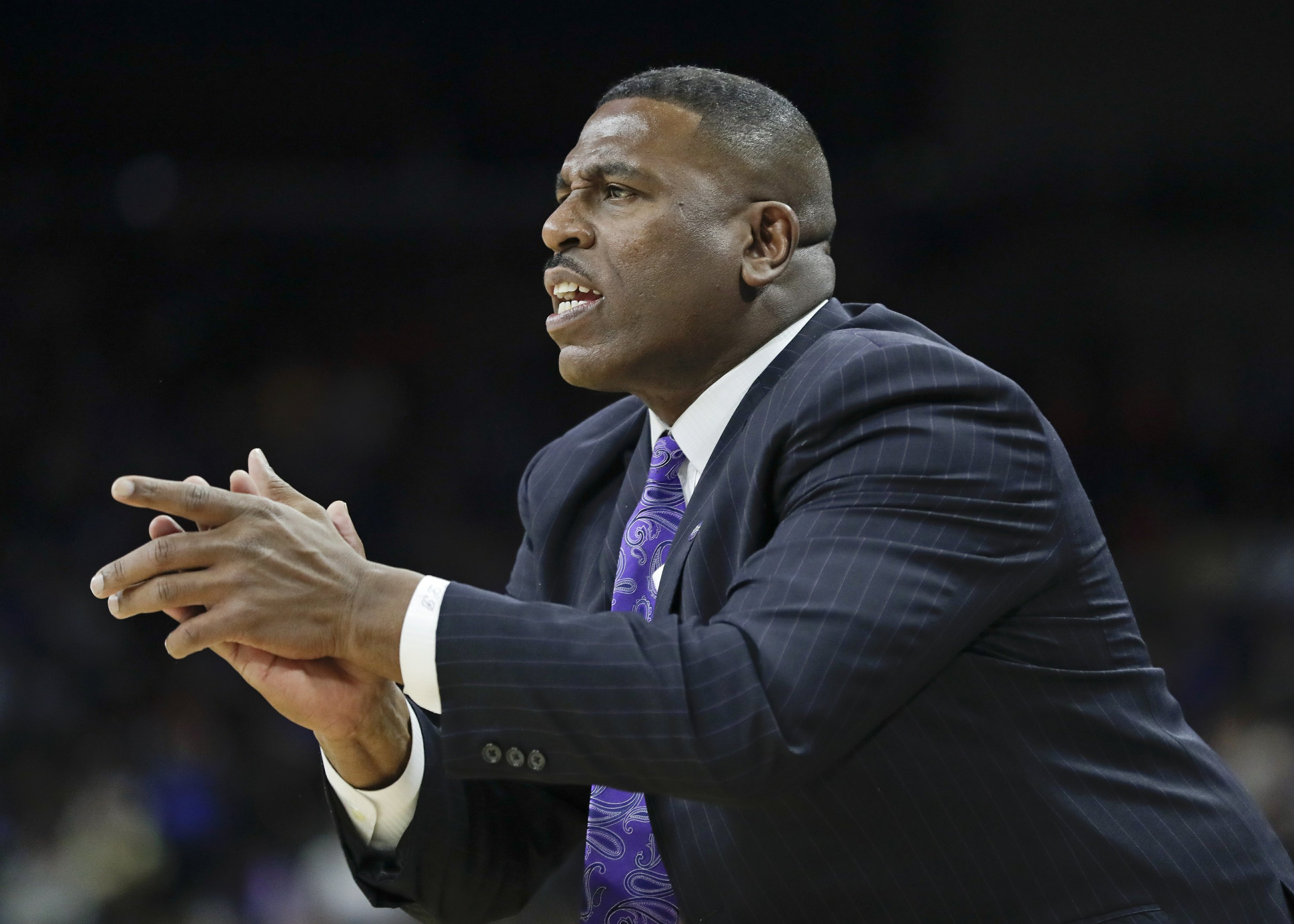 LSU's Benford focused on the moment and players' experience | AP News