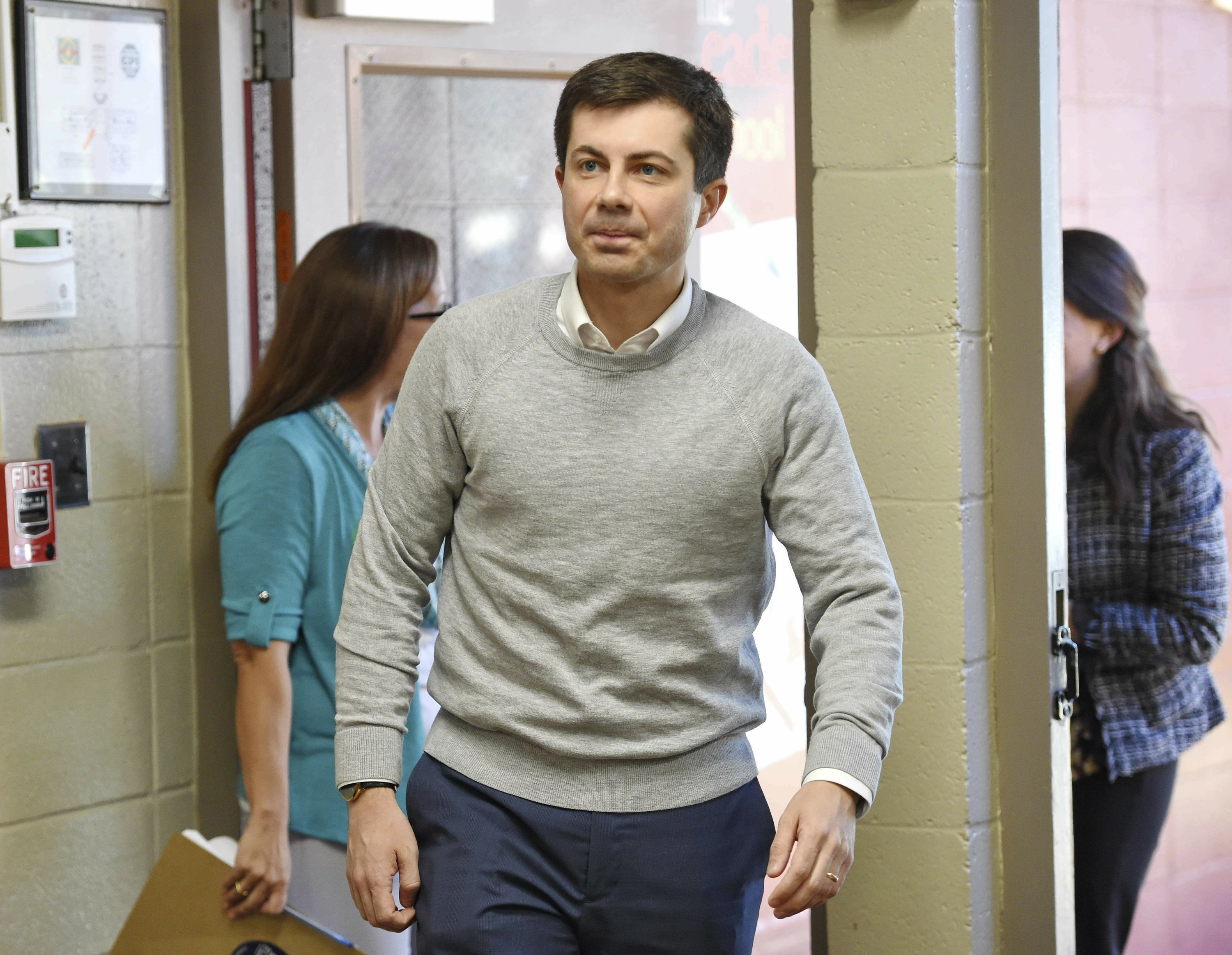 Buttigieg gains with crowds, TV spots and campaign cash | AP News