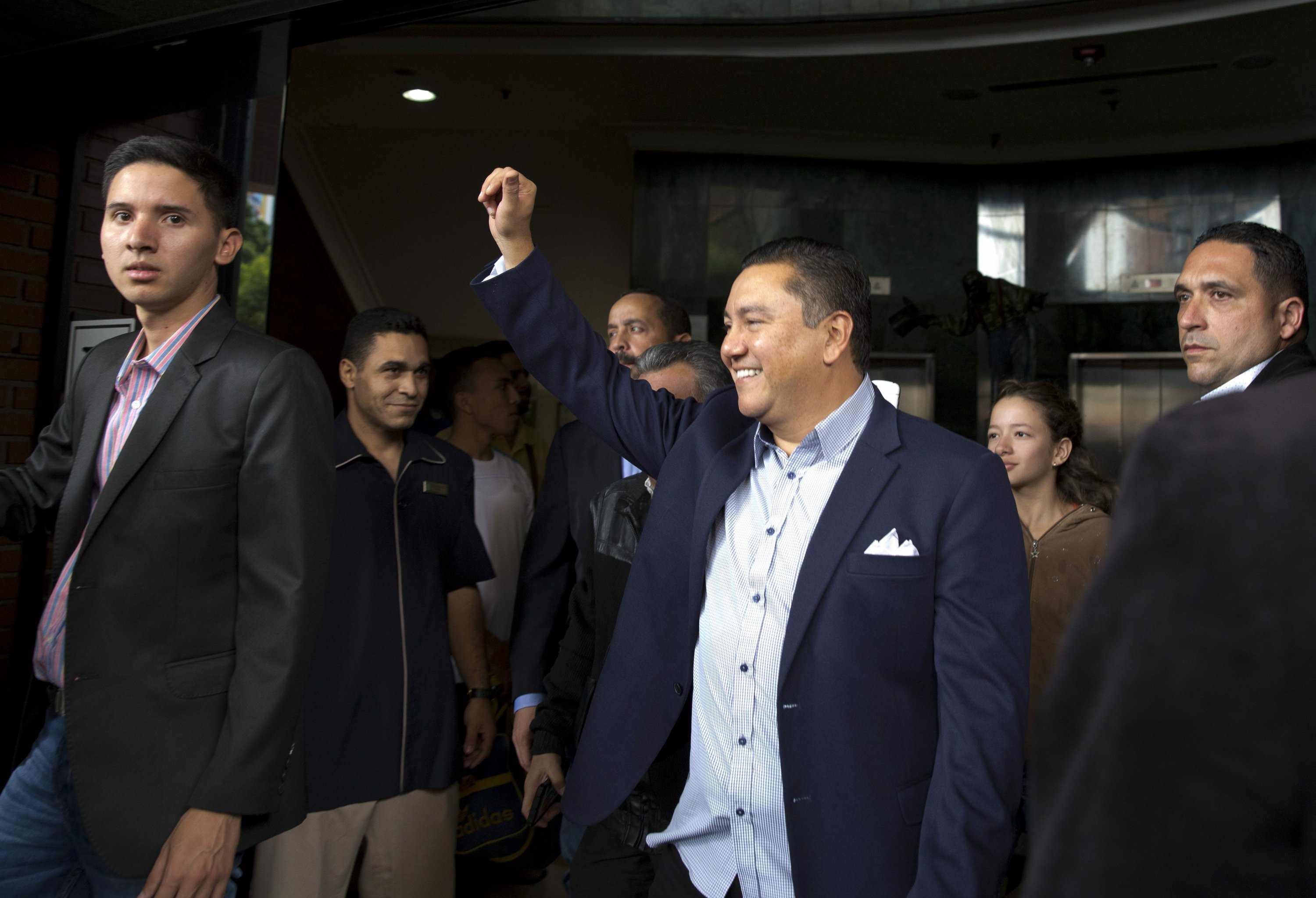 Un pastor venezolano llena el vacío dejado por la oposición | AP News
