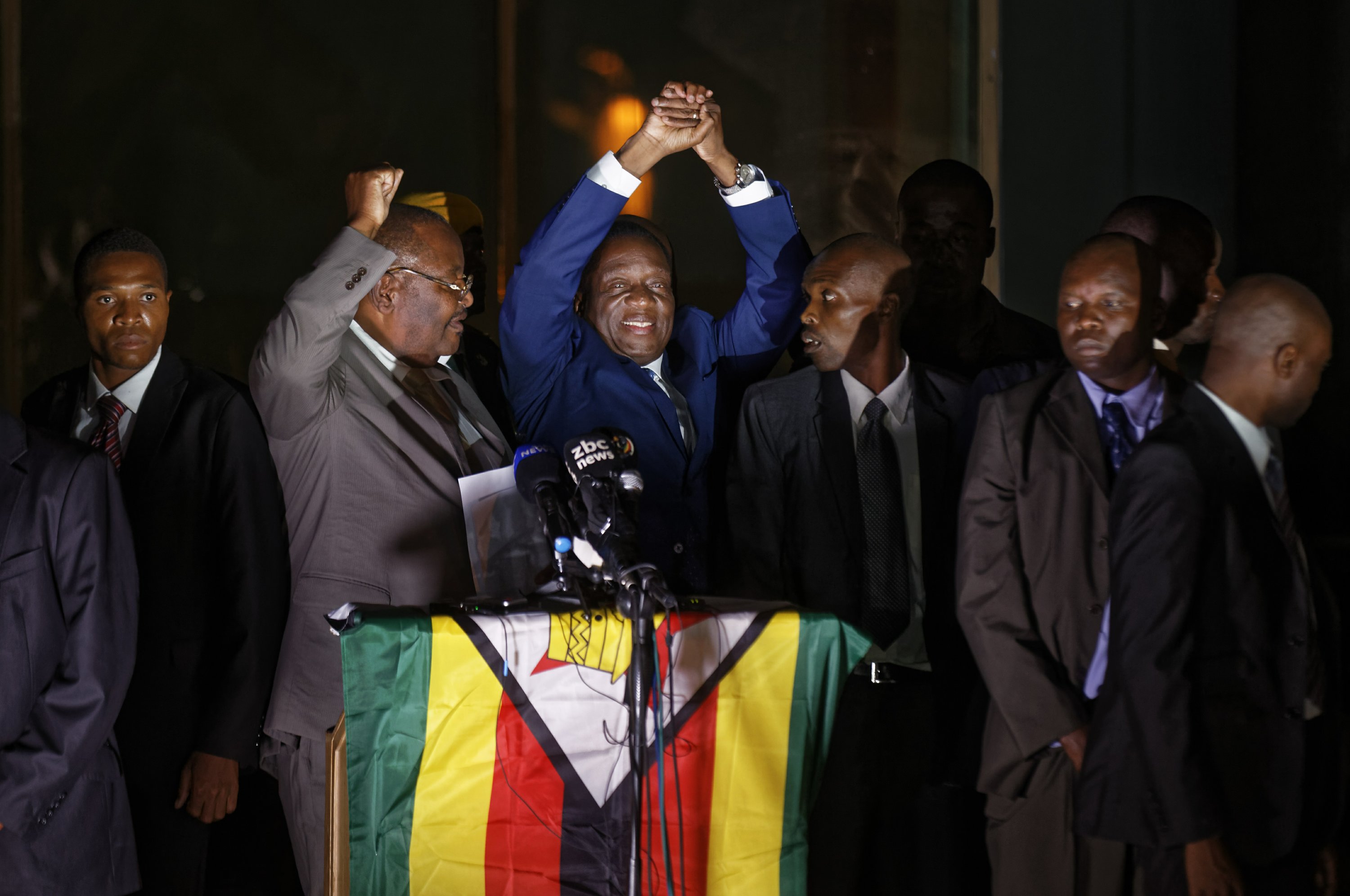 Zimbabwe's incoming leader returns home to cheers | AP News