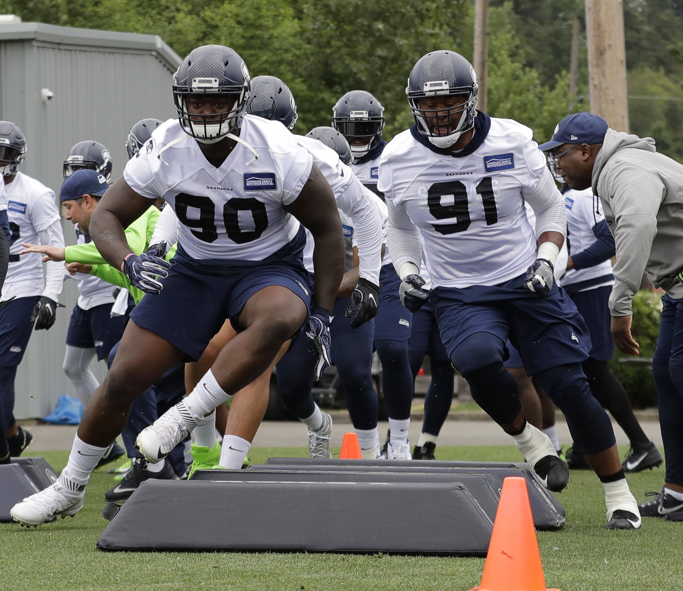 Ex-Vikings Johnson, Stephen finding fit with Seahawks | AP News