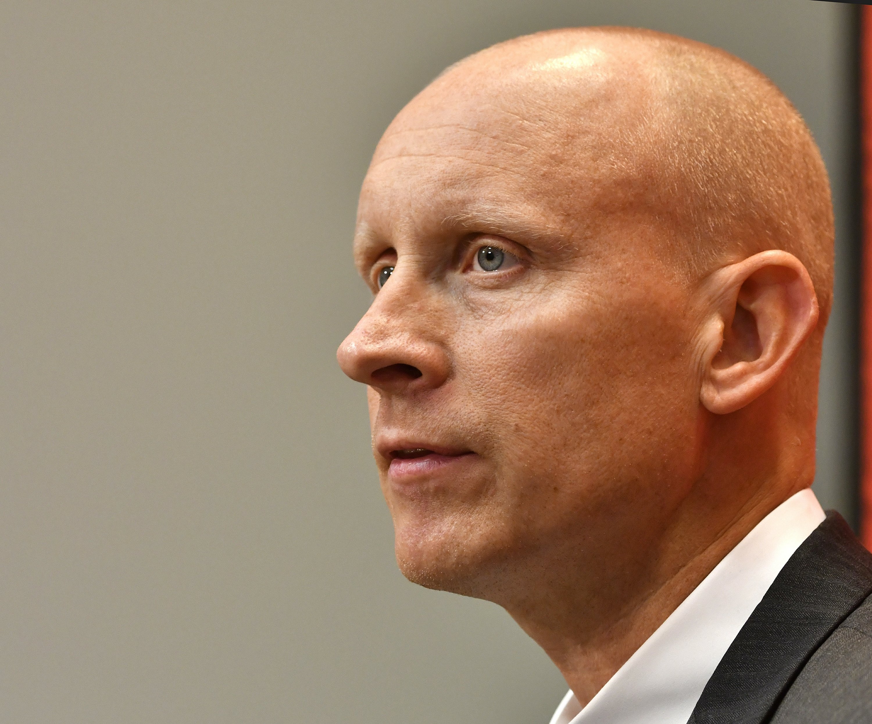 Chris Mack embraces challenge at scandal-plagued Louisville | AP News