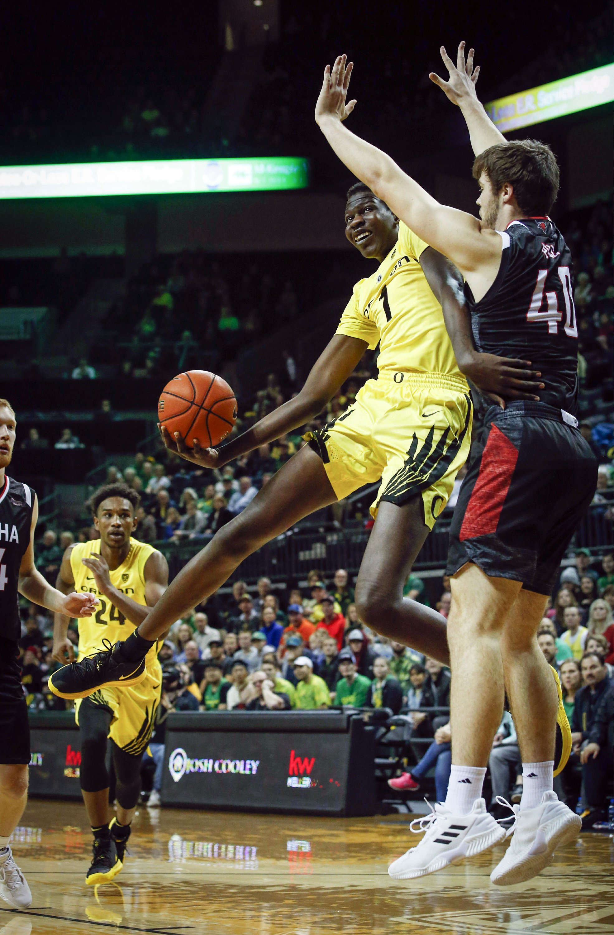Wooten scores career-best 20, leads Oregon over Omaha 84-61 | AP News