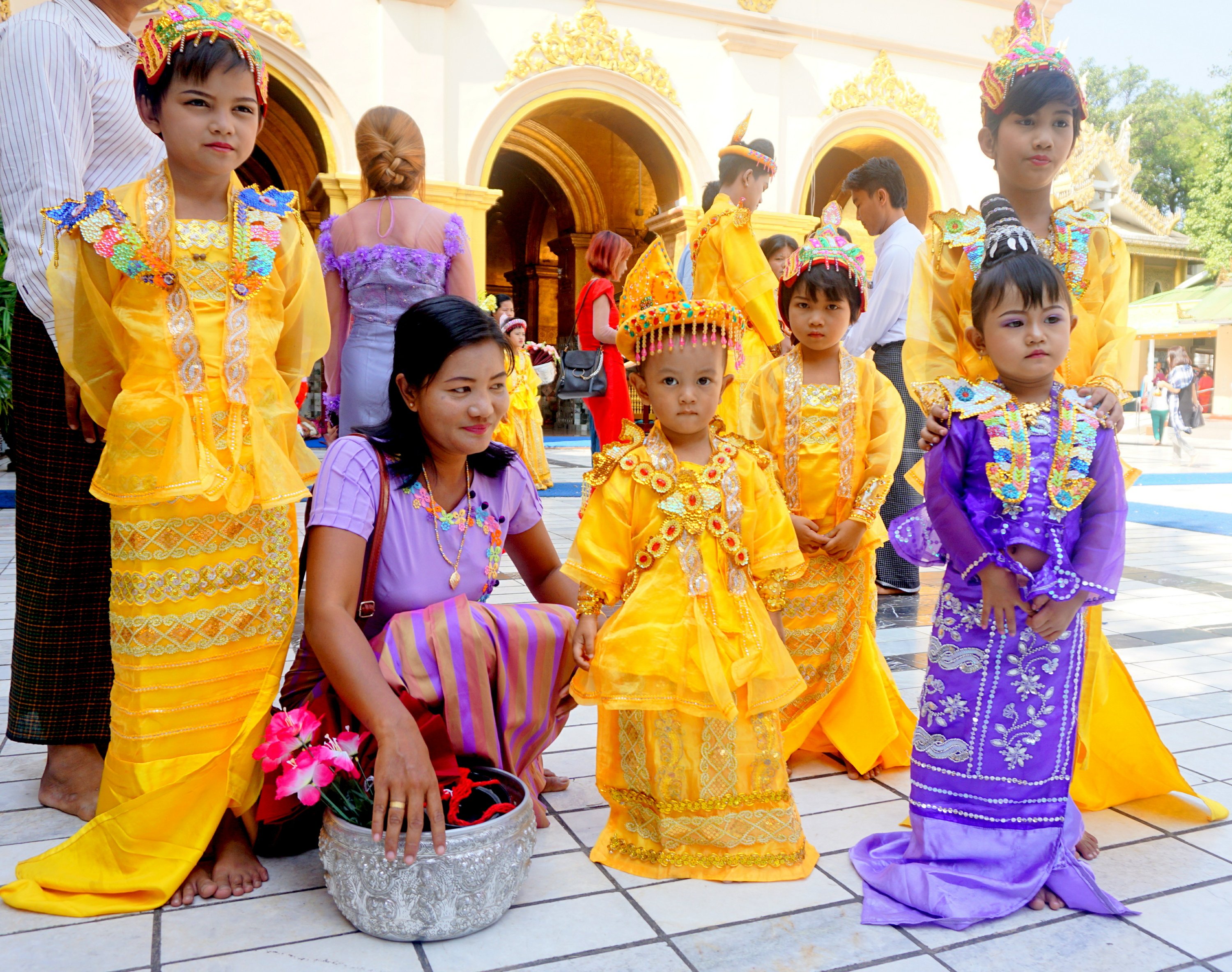Chinese influx transforming Myanmar's quintessential city | AP News