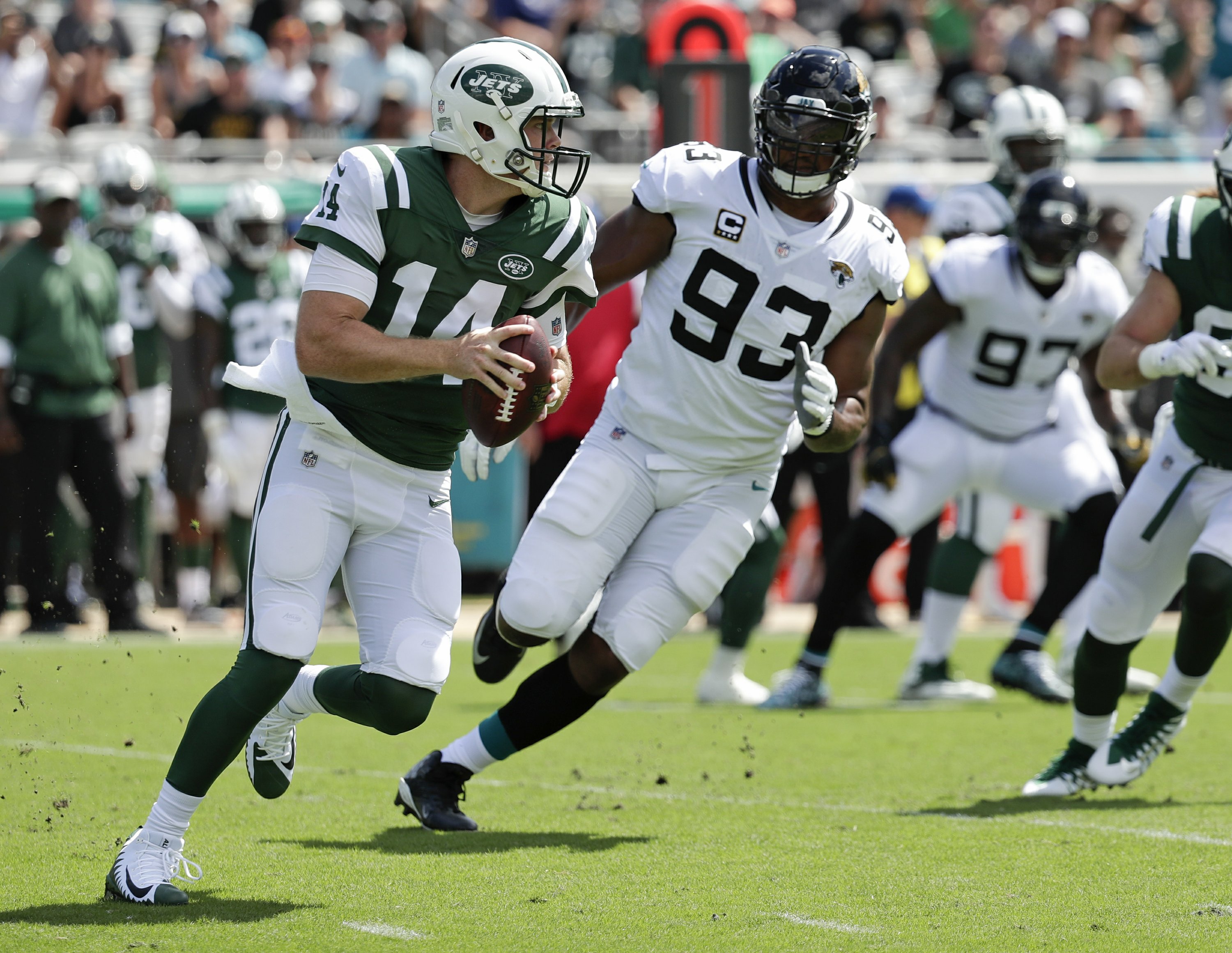 Jets OC Bates on Darnold: 'He continues to get better' | AP News