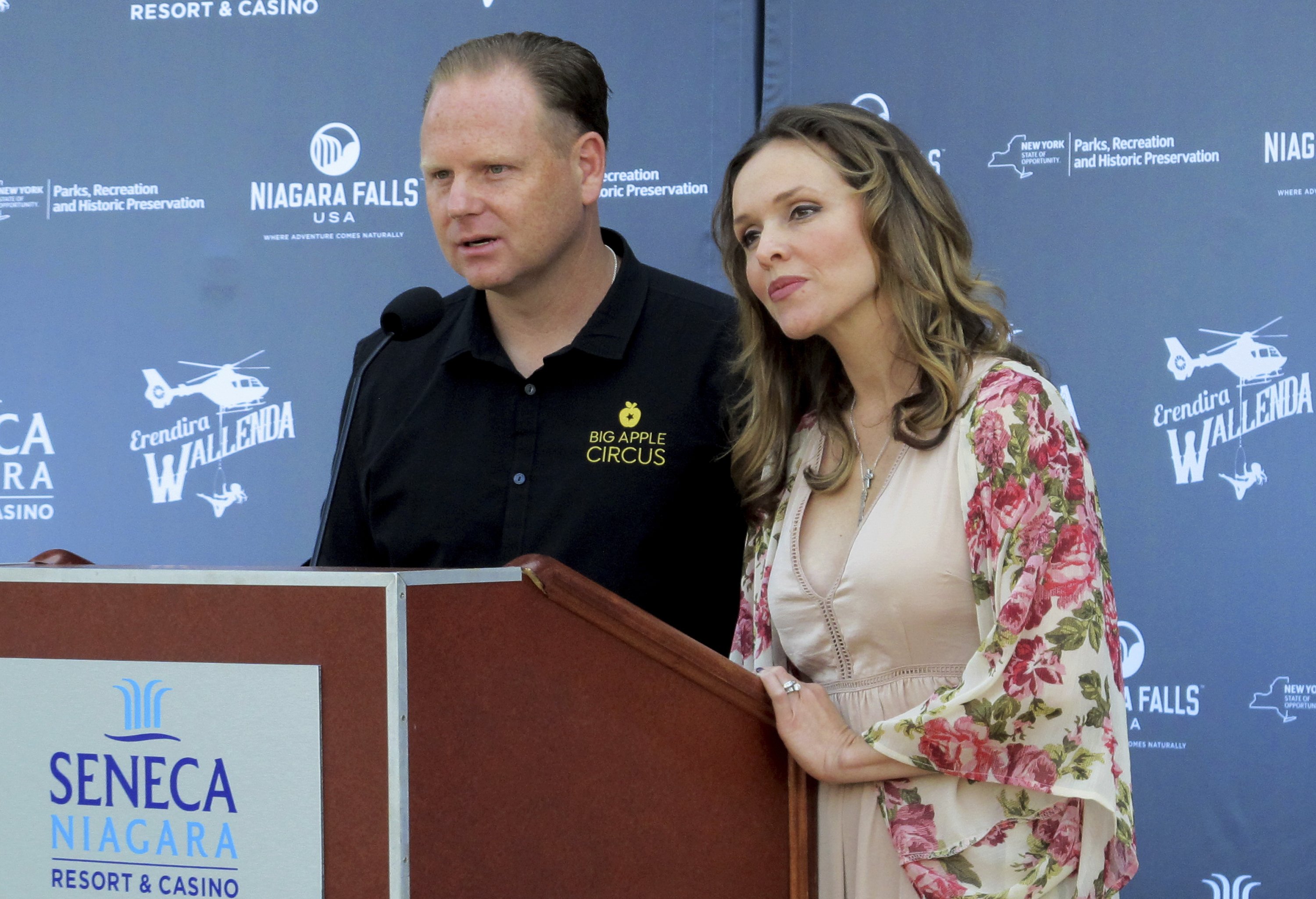 Wallenda discusses hanging by her teeth over Niagara Falls | AP News