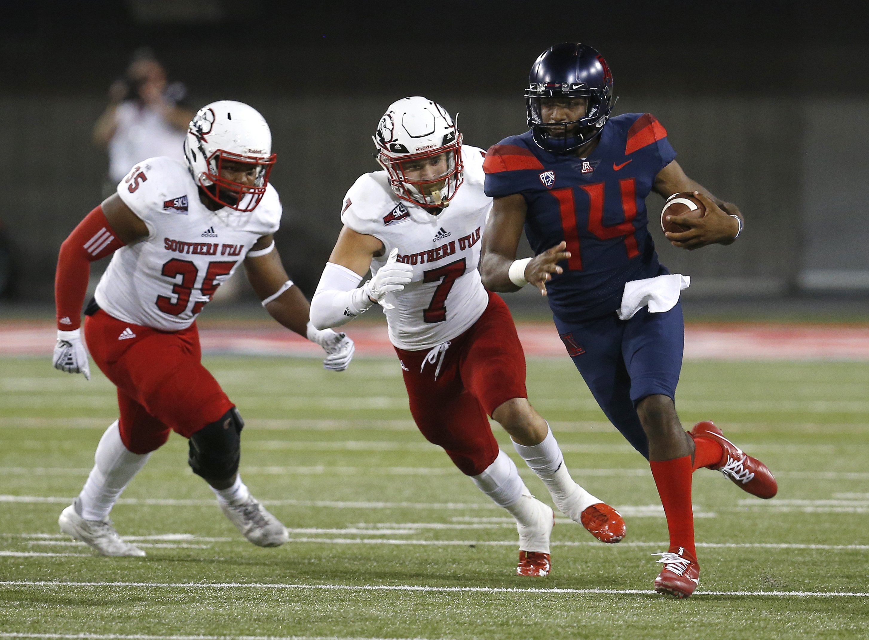 USC to keep a close eye on Arizona's Tate | AP News