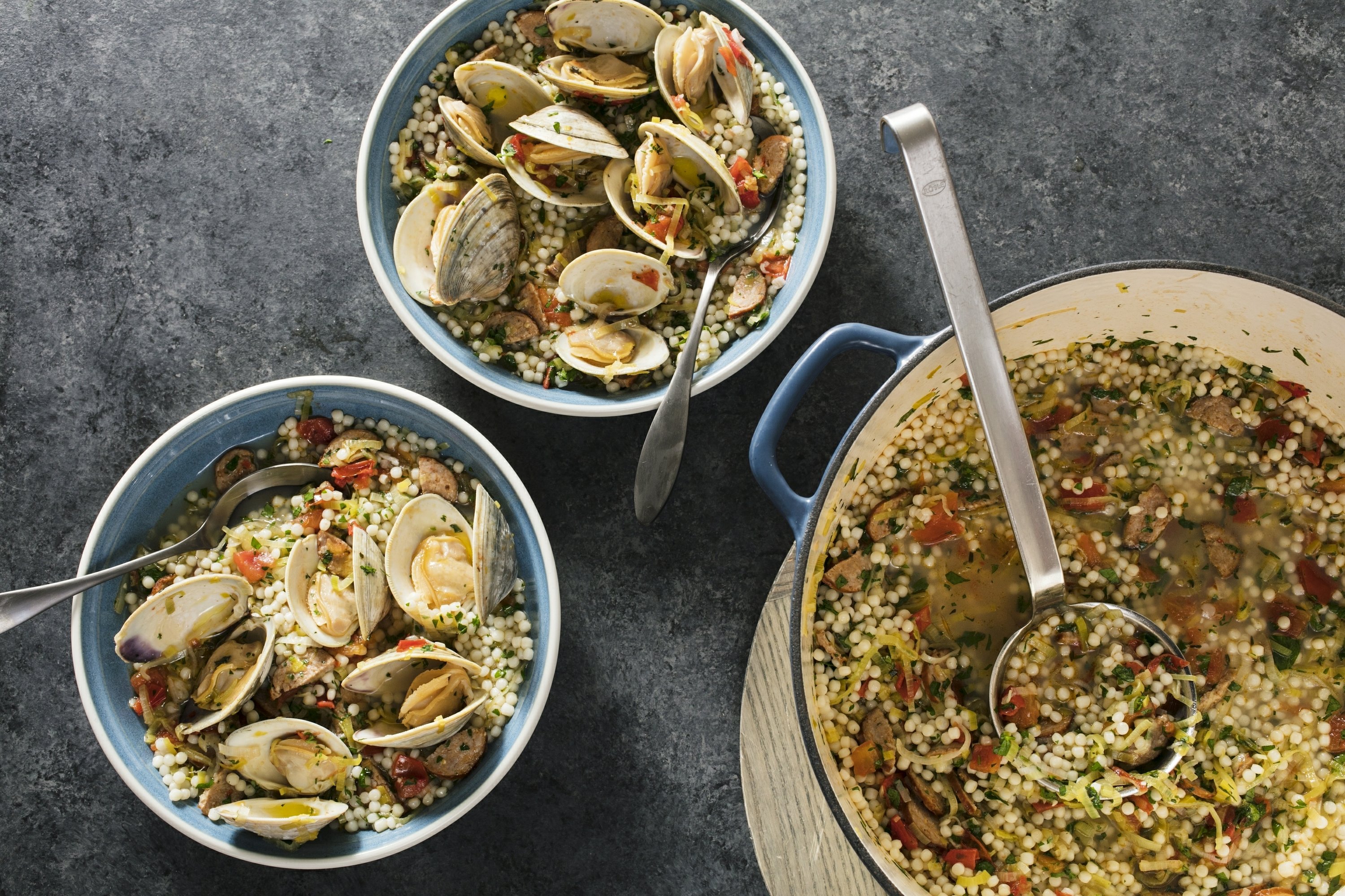 Clams sing when chorizo, thyme and dry vermouth are added | AP News