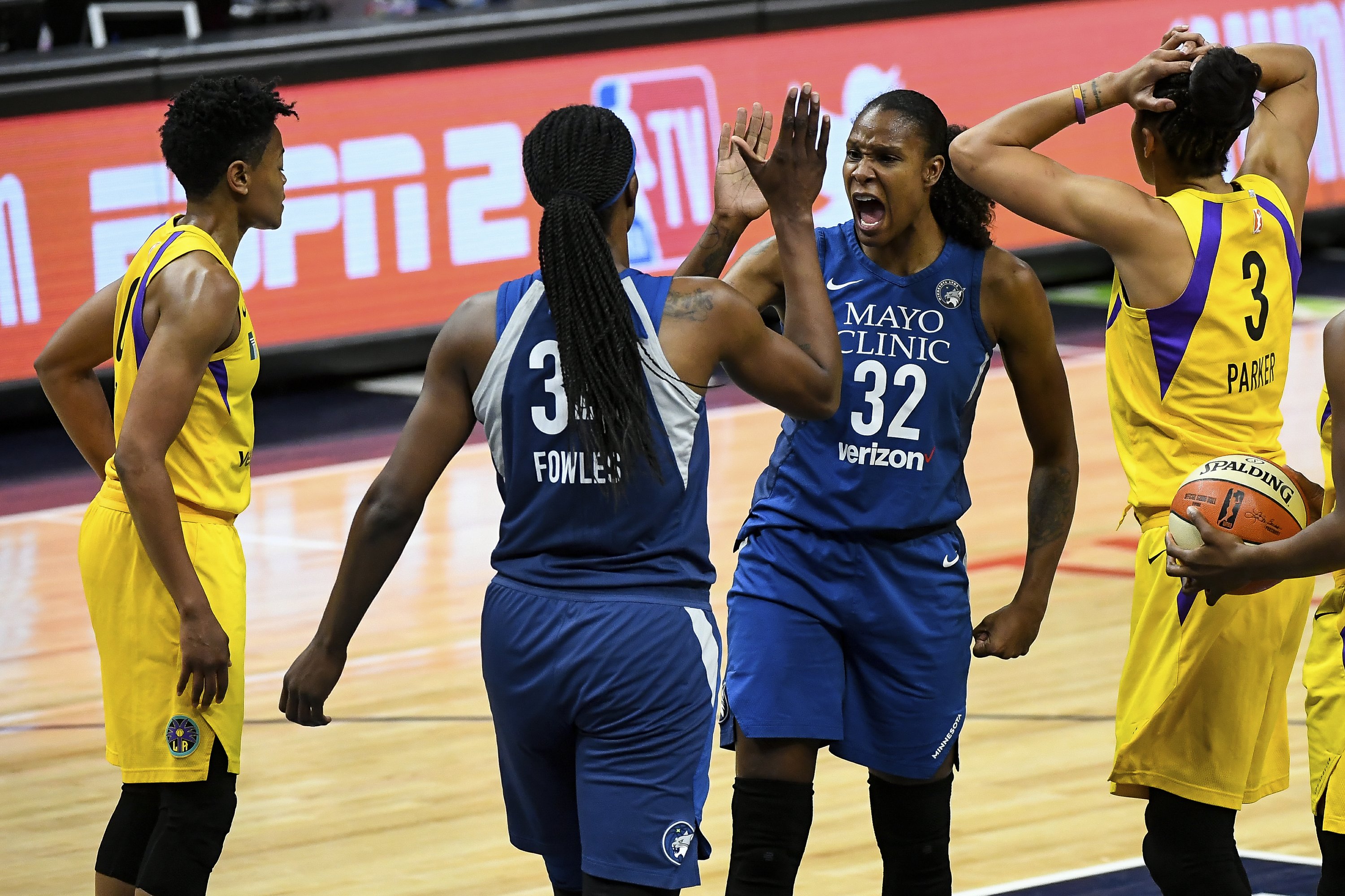 Rebekkah Brunson becomes WNBA rebounding leader in Lynx win | AP News