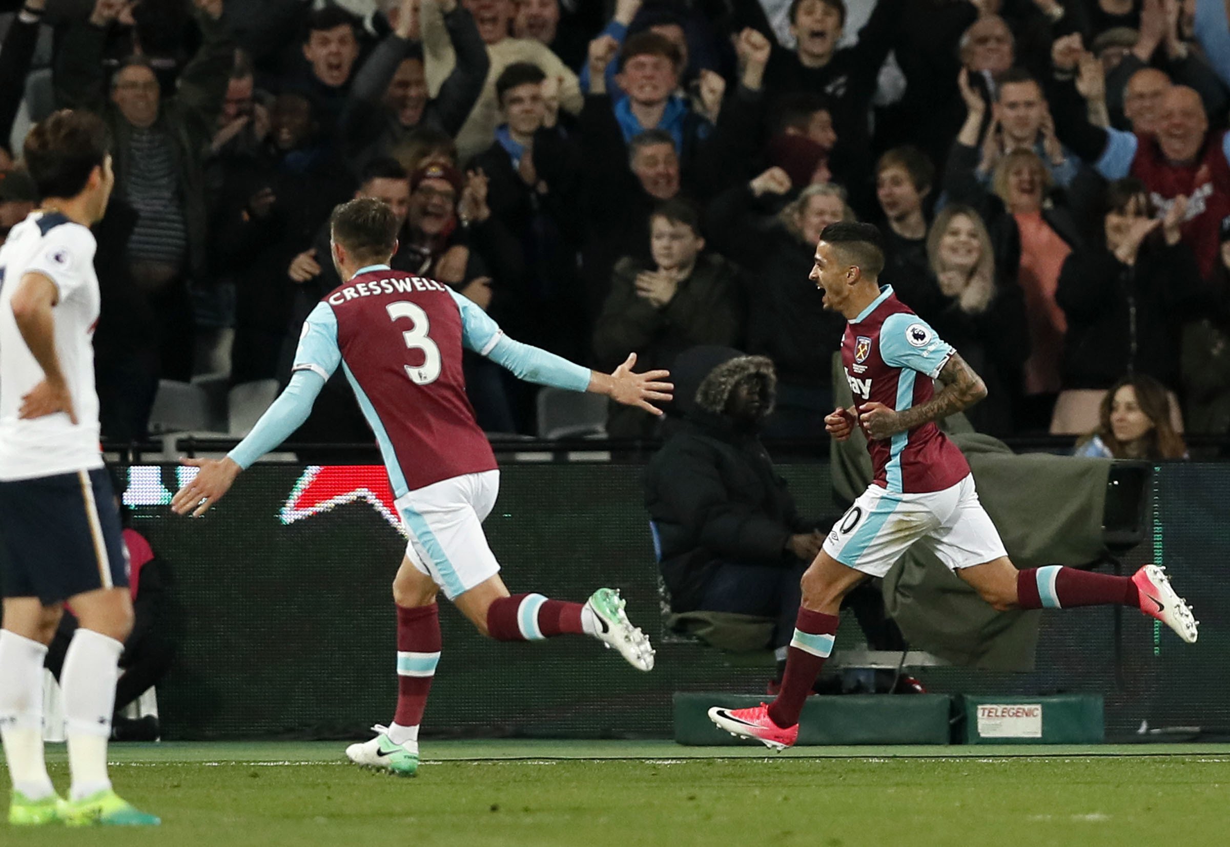 Spurs anguish as West Ham loss eases Chelsea's path to title | AP News