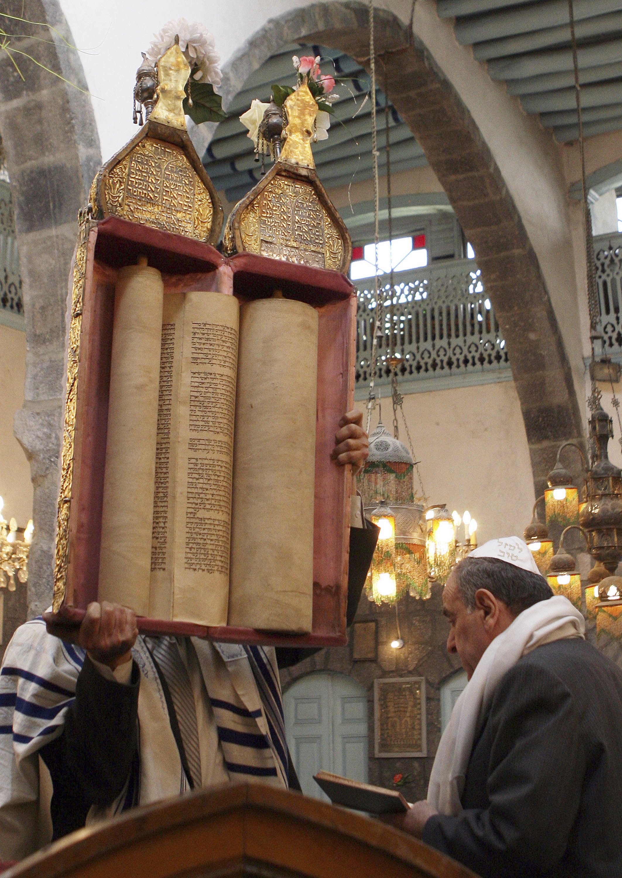 Jewish artifacts disappear from Damascus in fog of Syria war | AP News