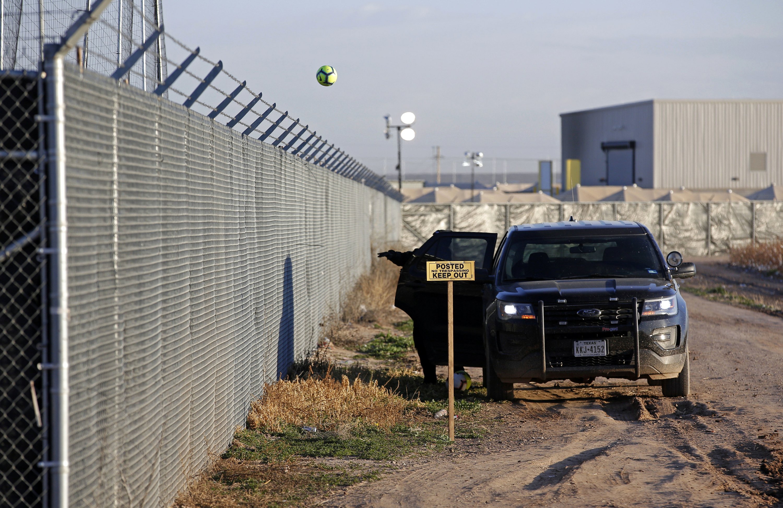 Huge migrant teen detention camp in Texas shutting down | AP News