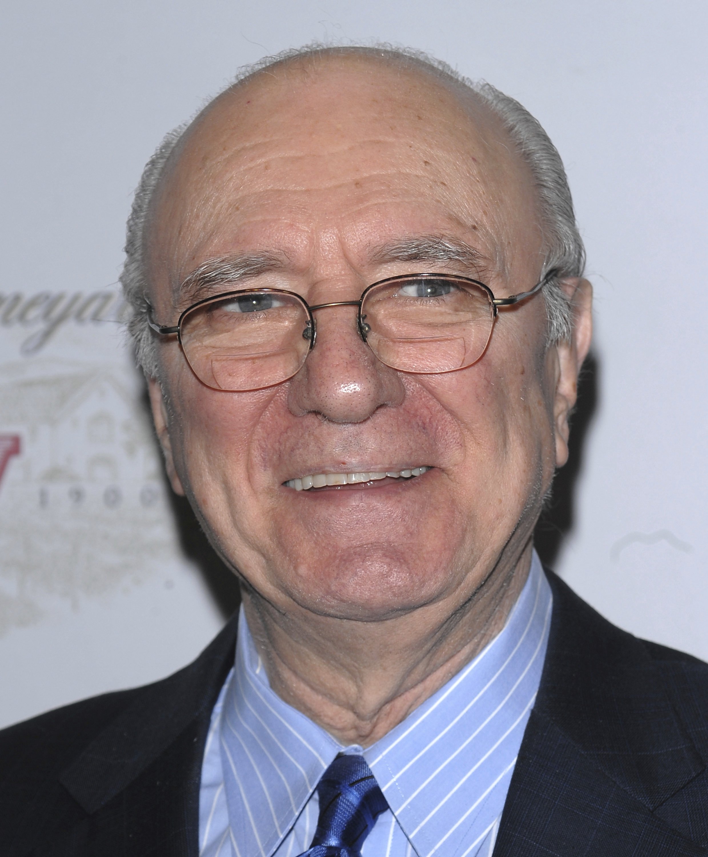 Philip Bosco, Tony-winning actor, dies at 88 | AP News