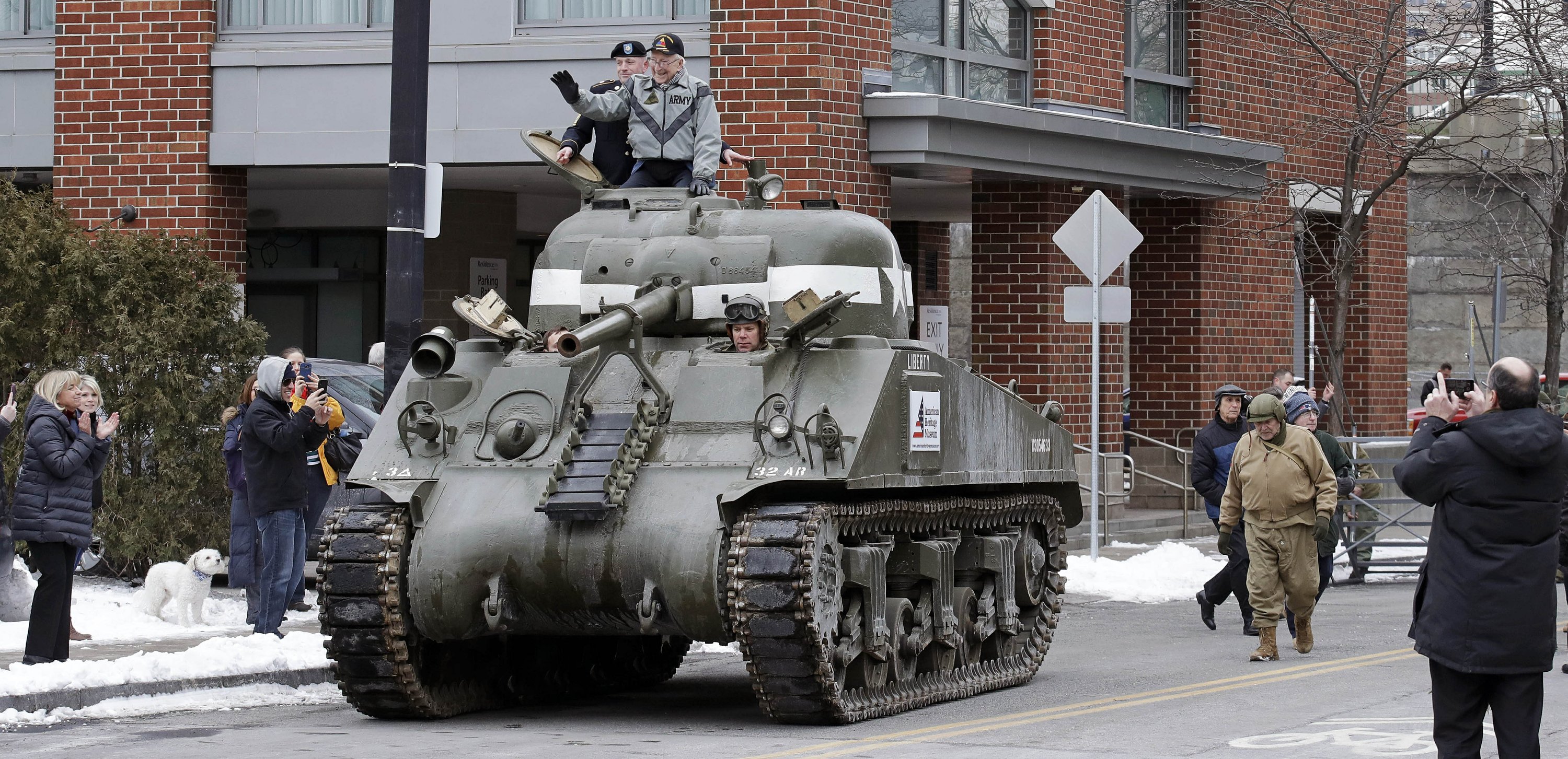 Thanks in a tank: WWII gunner, now 95, gets a nostalgic ride | AP News