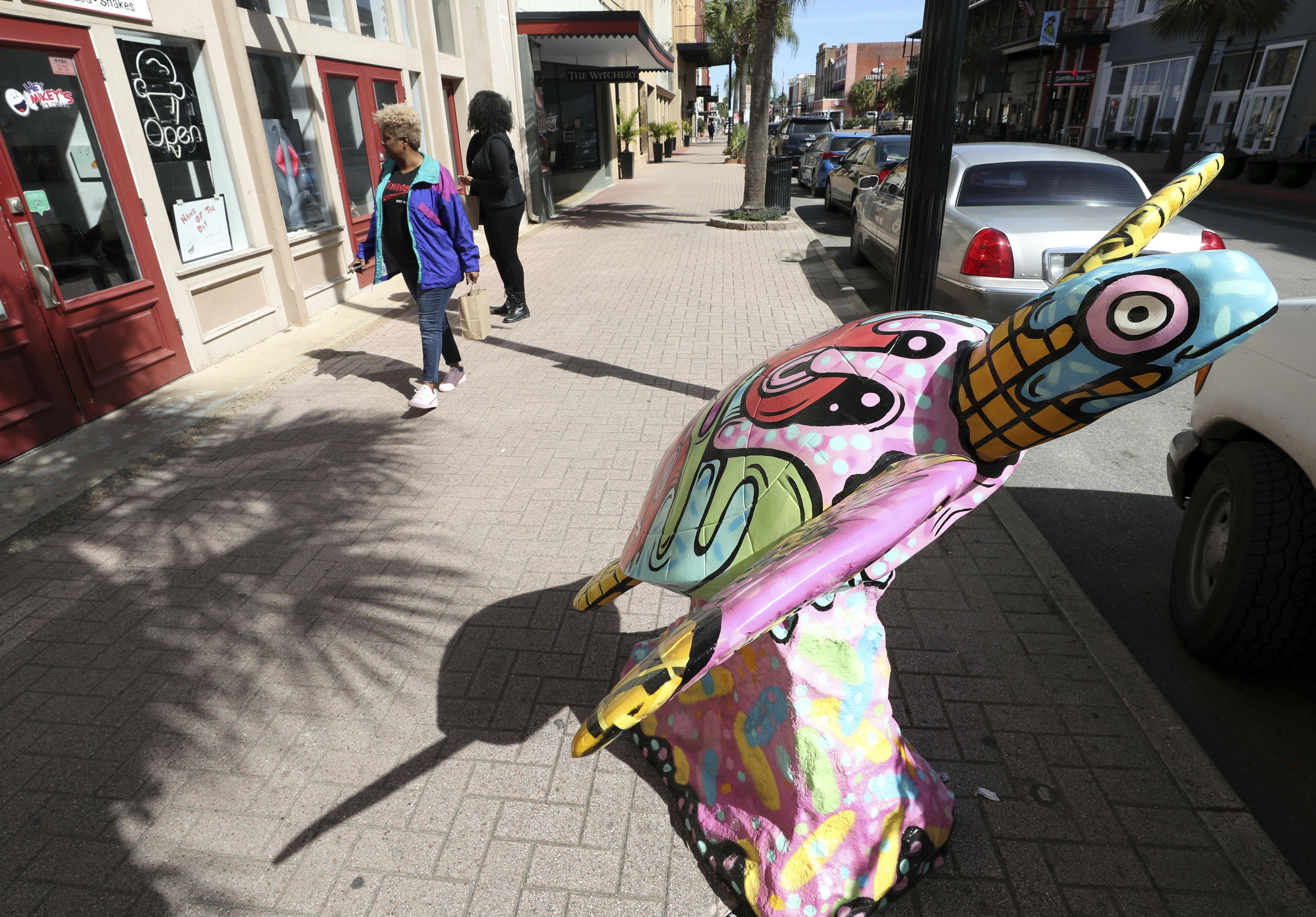 Reptile replicas: 19 turtle statues completed in Galveston | AP News