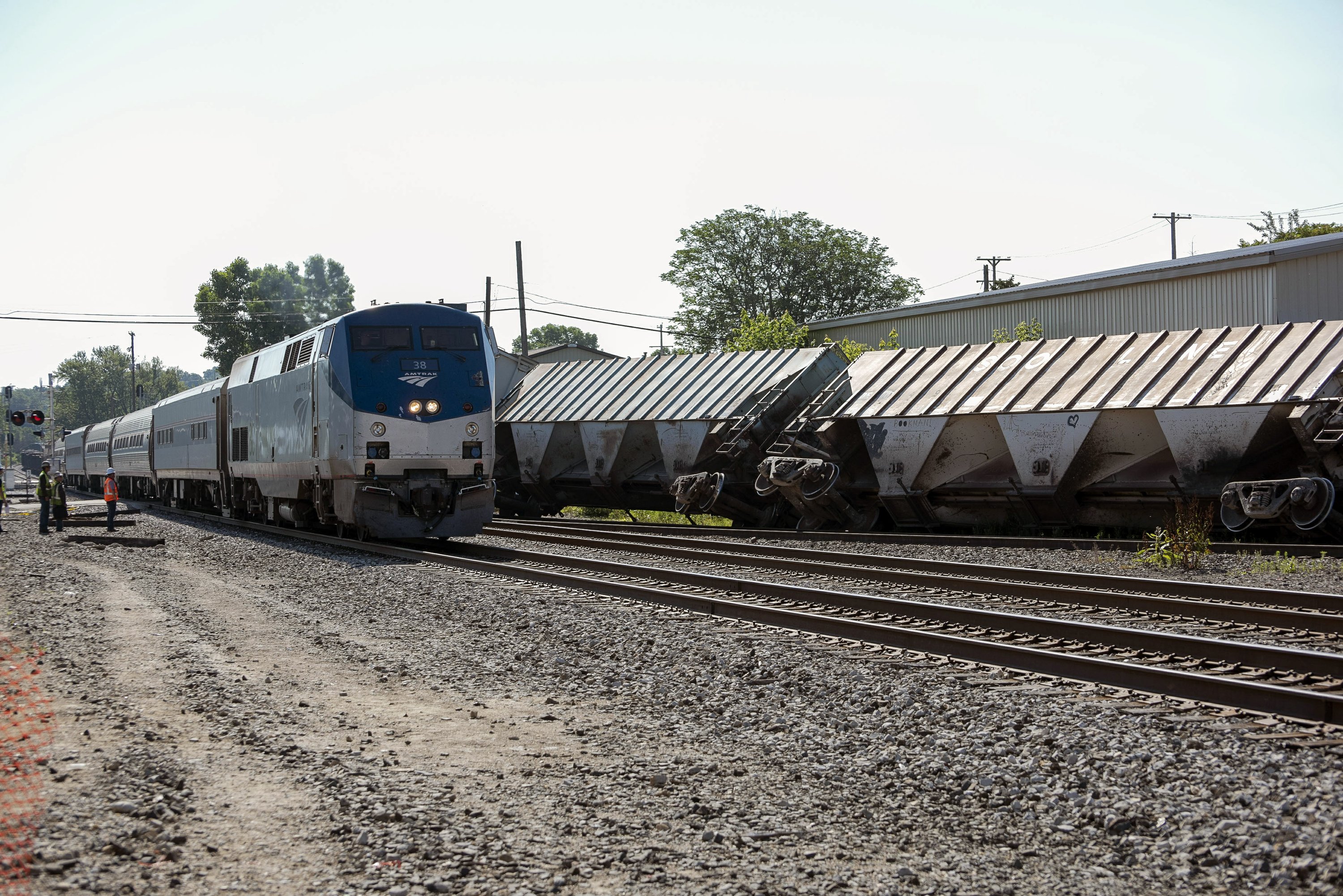15 train cars derail in downtown Kalamazoo | AP News