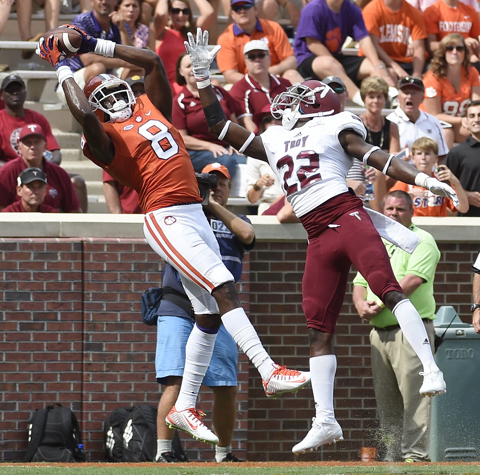 Cain Is Able: Clemson WR Deon Cain back, catching touchdowns | AP News