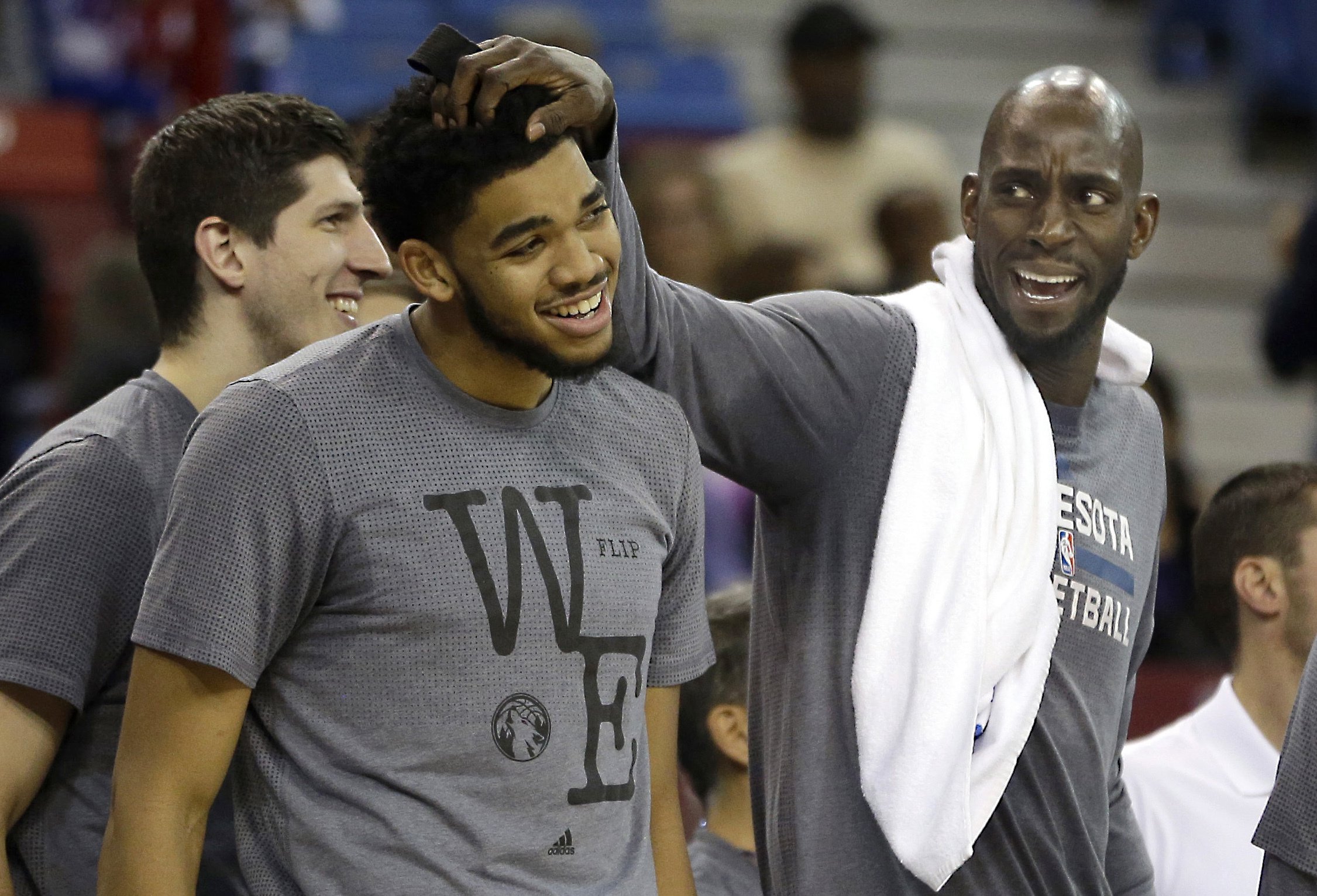Timberwolves say goodbye to KG and strike out on their own | AP News