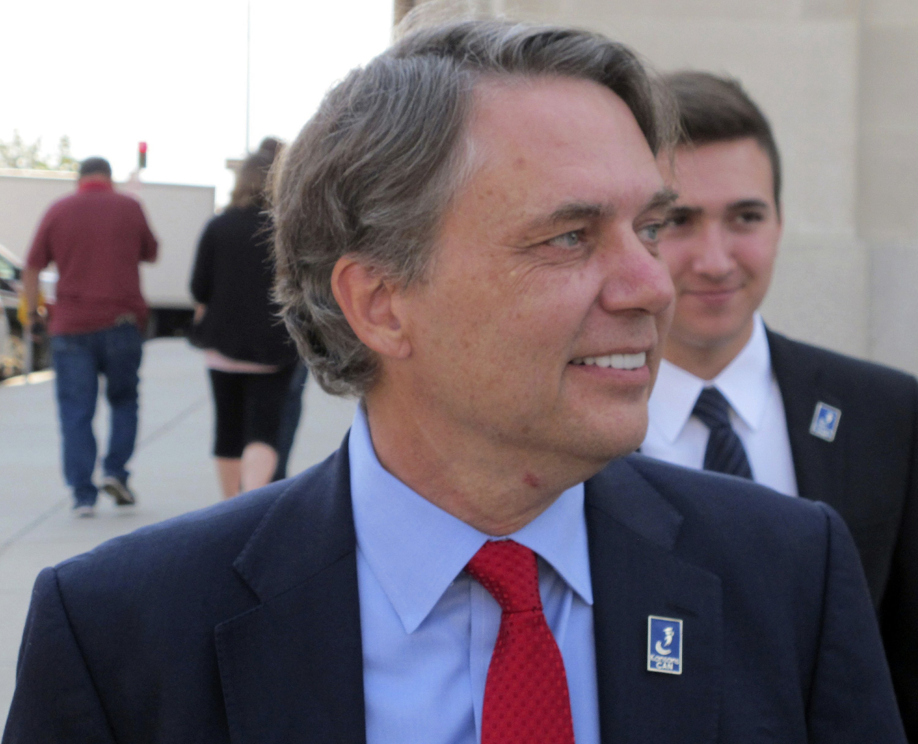 Colyer confirms bid for full term as Kansas governor in 2018 | AP News