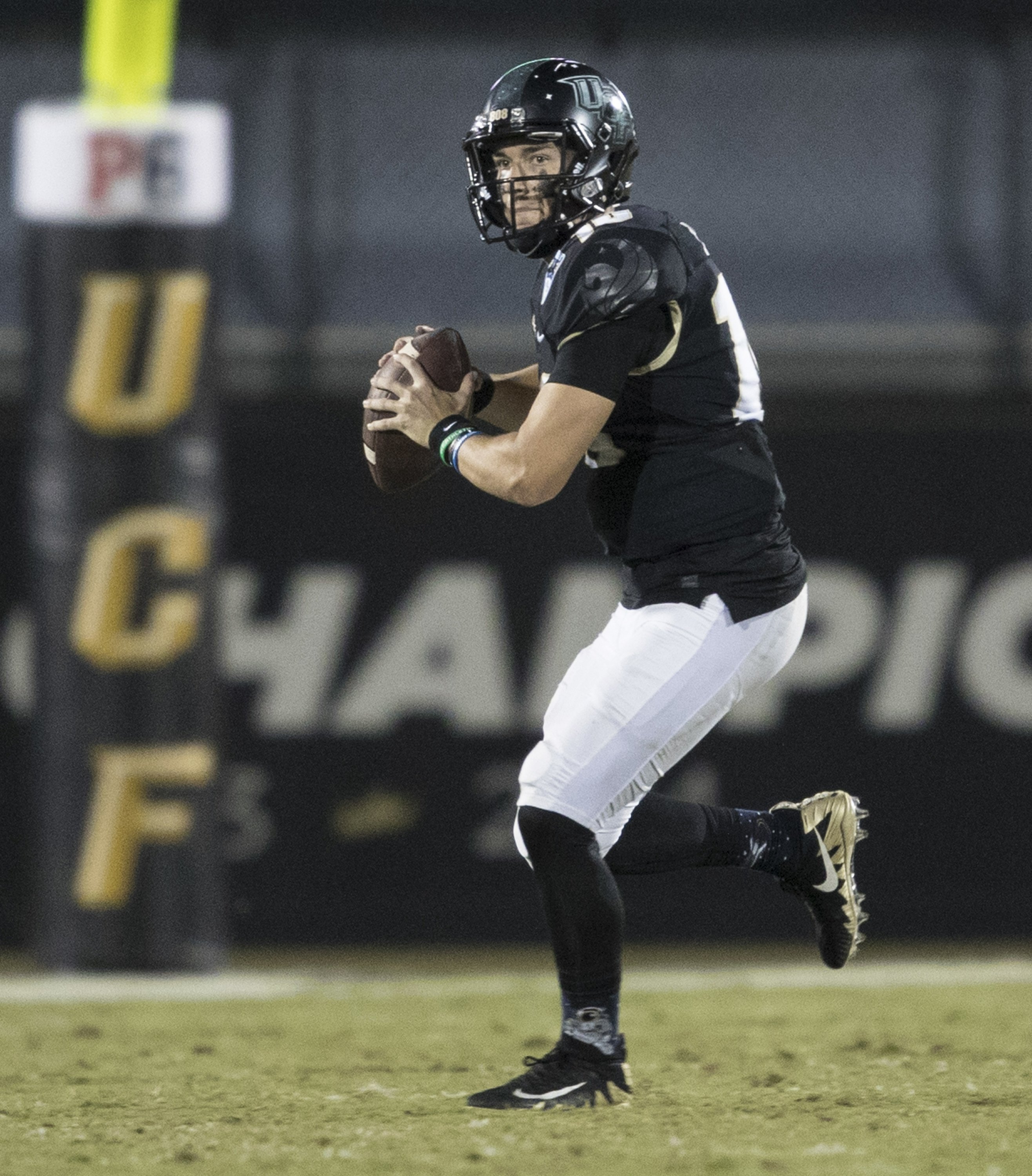 Milton, No. 22 UCF roll past East Carolina, 63-21 | AP News