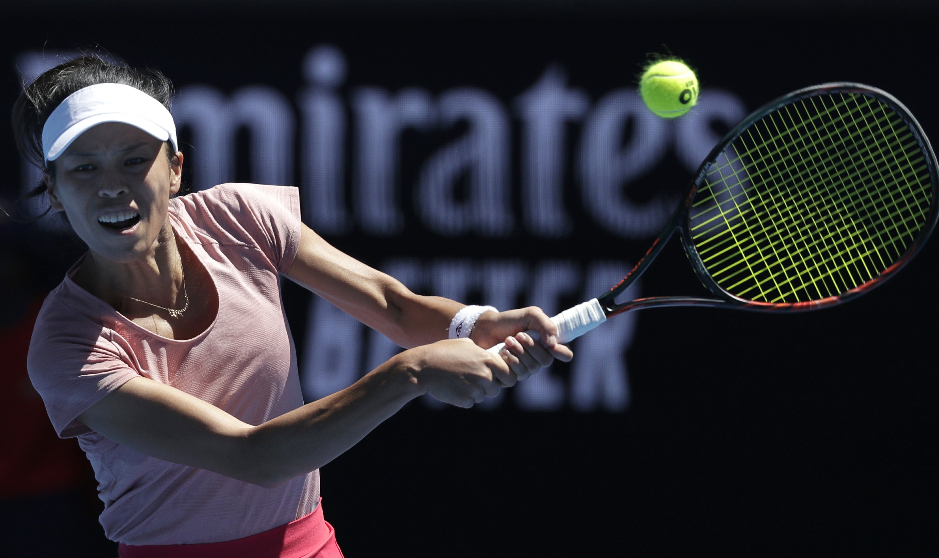 Racket-smashing, tumbling Osaka advances at Australian Open | AP News