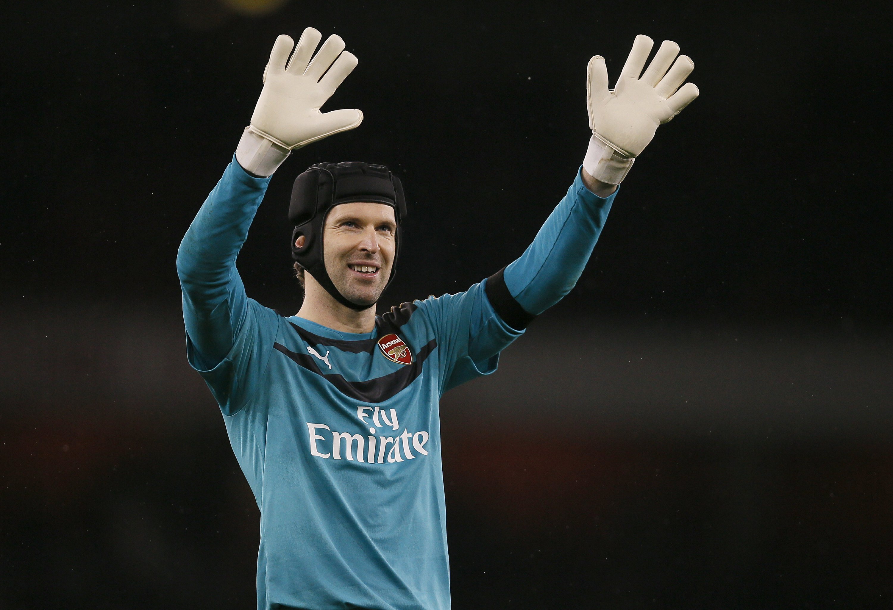 Peter Cech anuncia su retiro al final de temporada | AP News