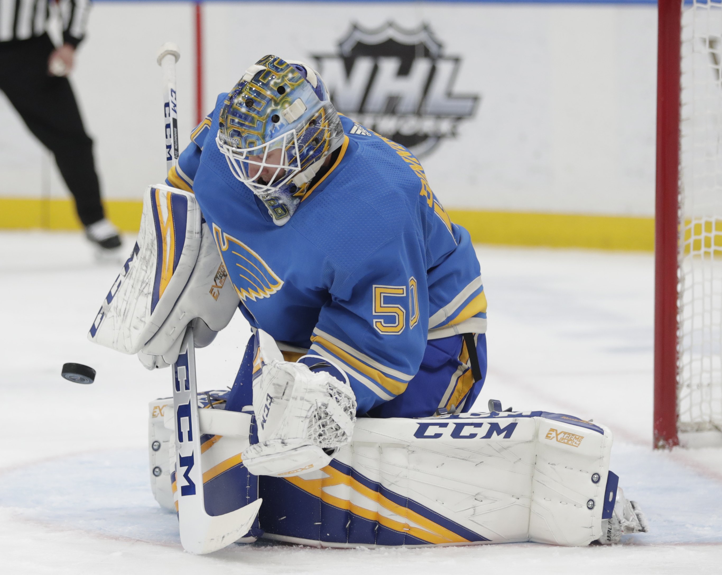 Jordan Binnington's 39 saves lead Blues past Lightning 4-3 | AP News