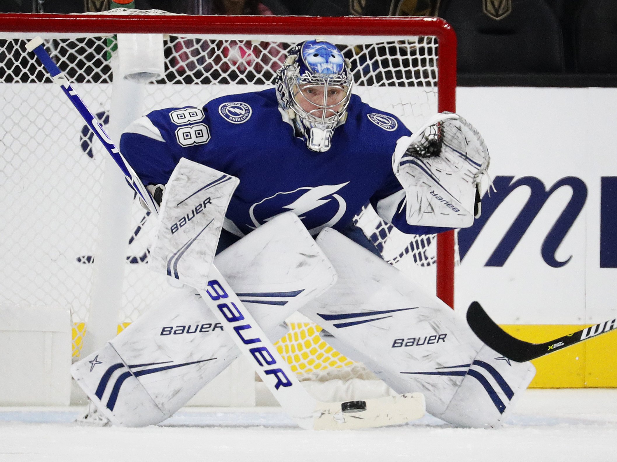 Miller, white-hot Lightning beat struggling Knights 3-2 | AP News