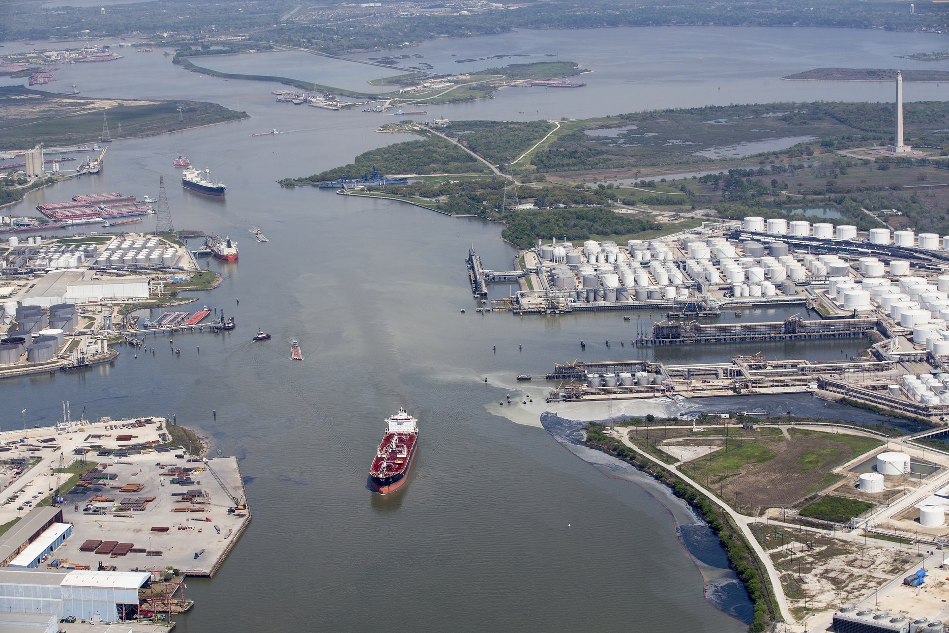 Houston Ship Channel reopens for daytime traffic | AP News