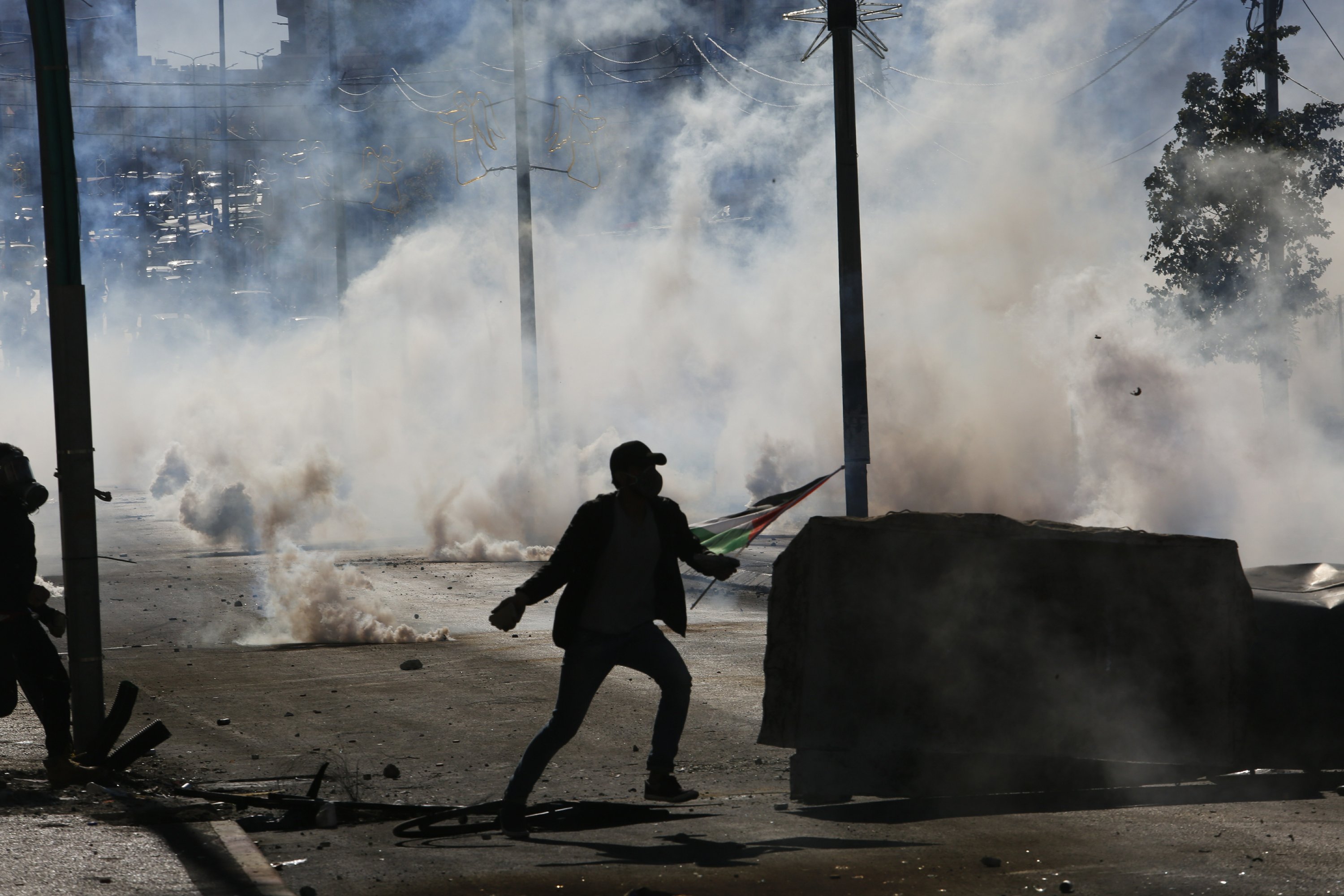 Israeli strikes kill 2 Hamas men after Gaza rocket attack | AP News