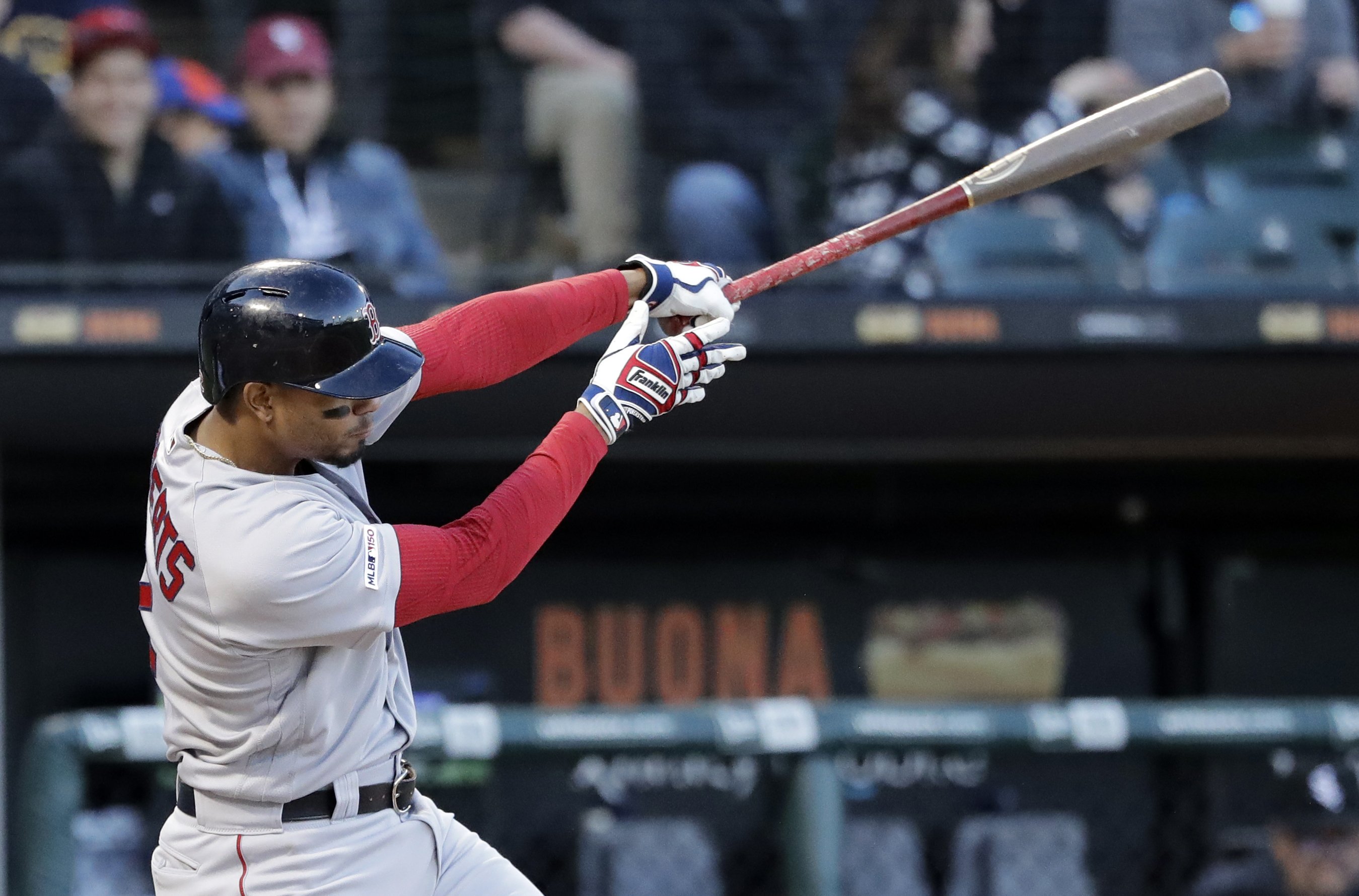 Red Sox gets 10 straight hits in 9-run 3rd, rout ChiSox 15-2 | AP News