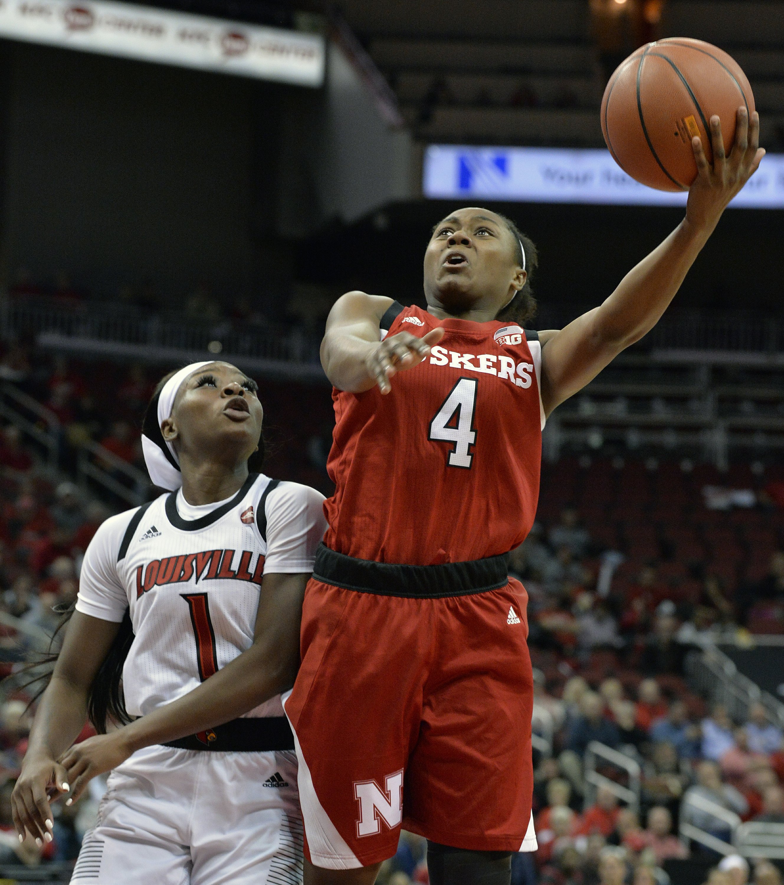 Durr scores and dishes as No. 5 Louisville beats Nebraska | AP News