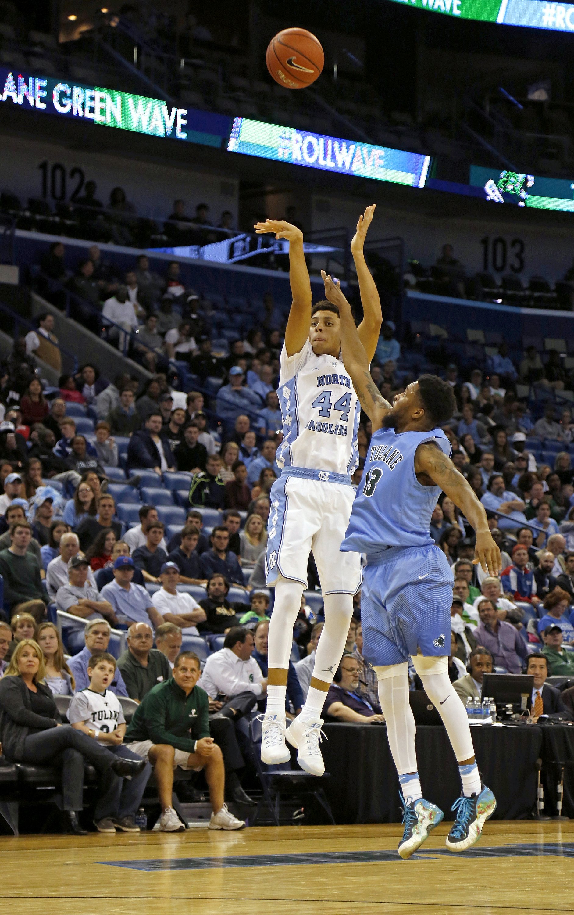Jackson scores career-high 27, No. 6 UNC beats Tulane, 95-75 | AP News