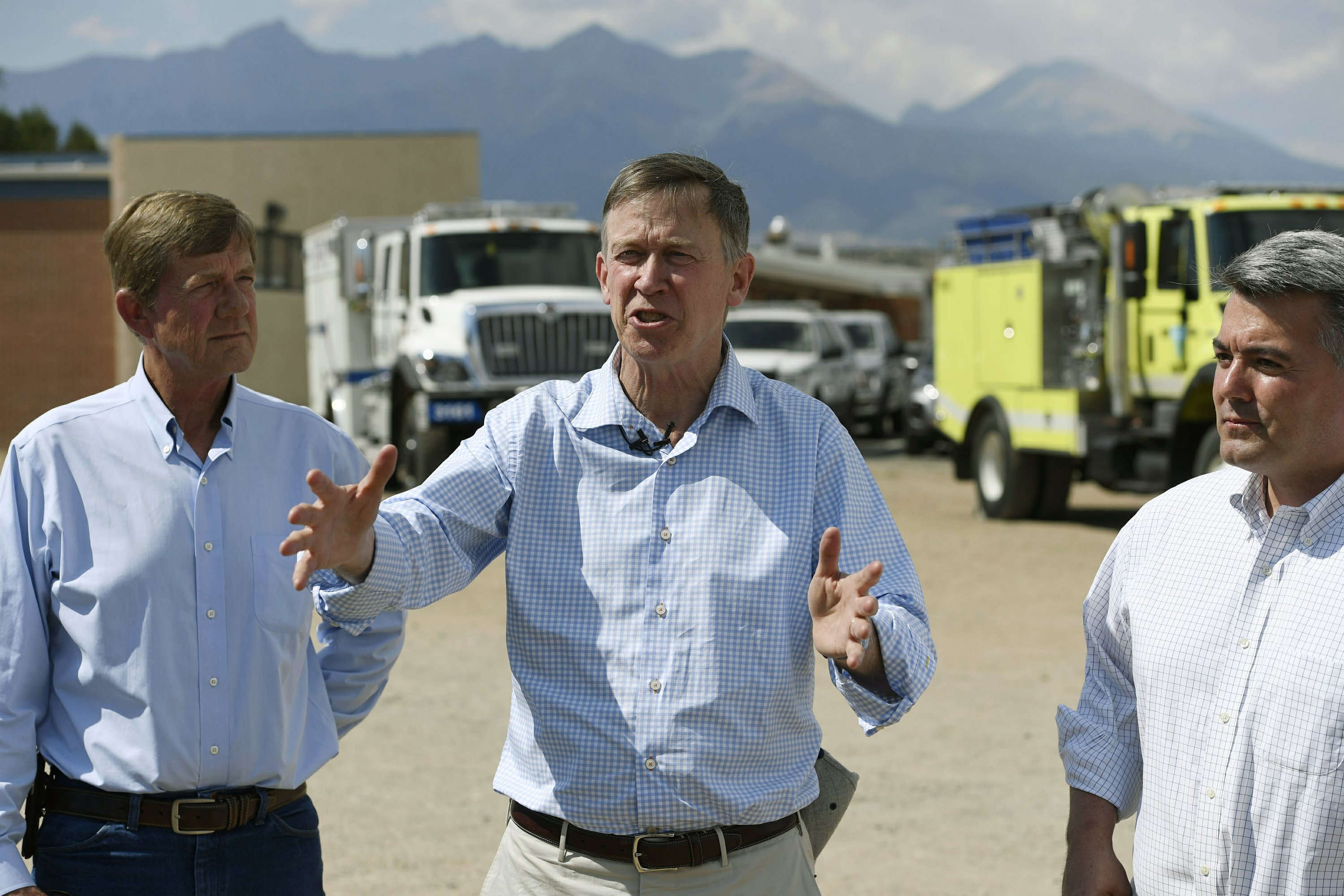 Firefighters make progress containing Colorado wildfires | AP News