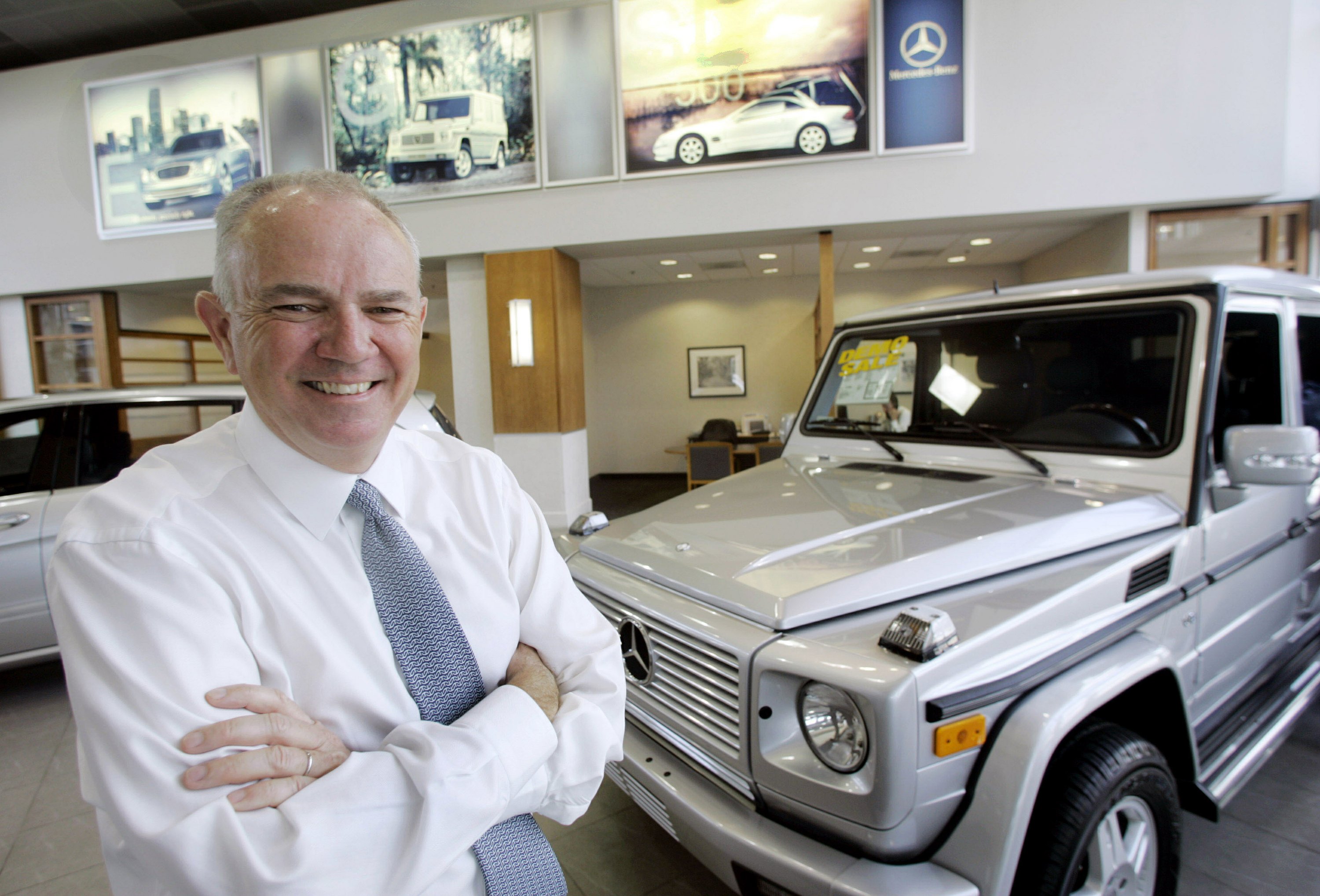 AutoNation chief, after 20 years, is turning over the keys | AP News