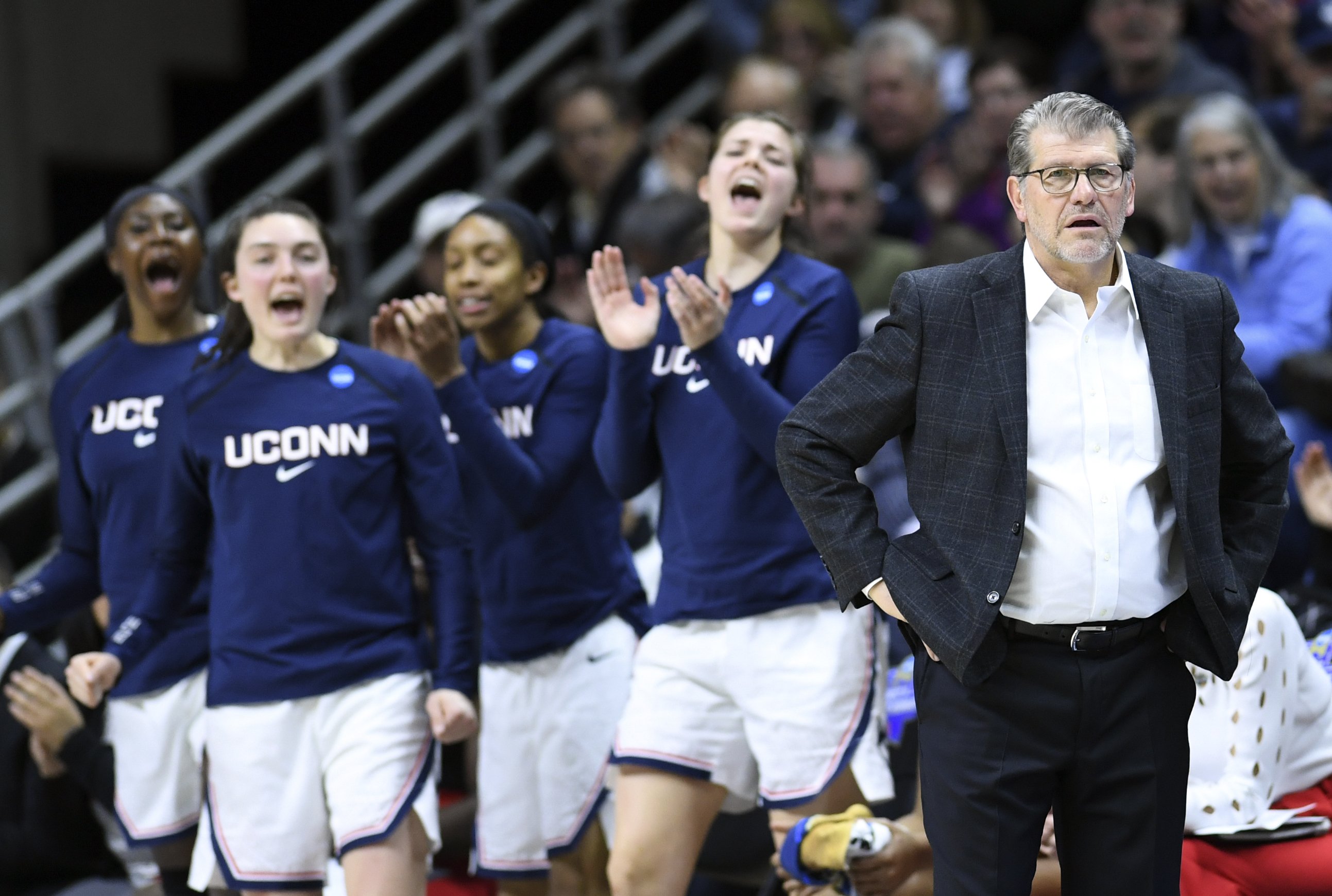 Auriemma celebrates 65th birthday ahead of 2nd round game | AP News