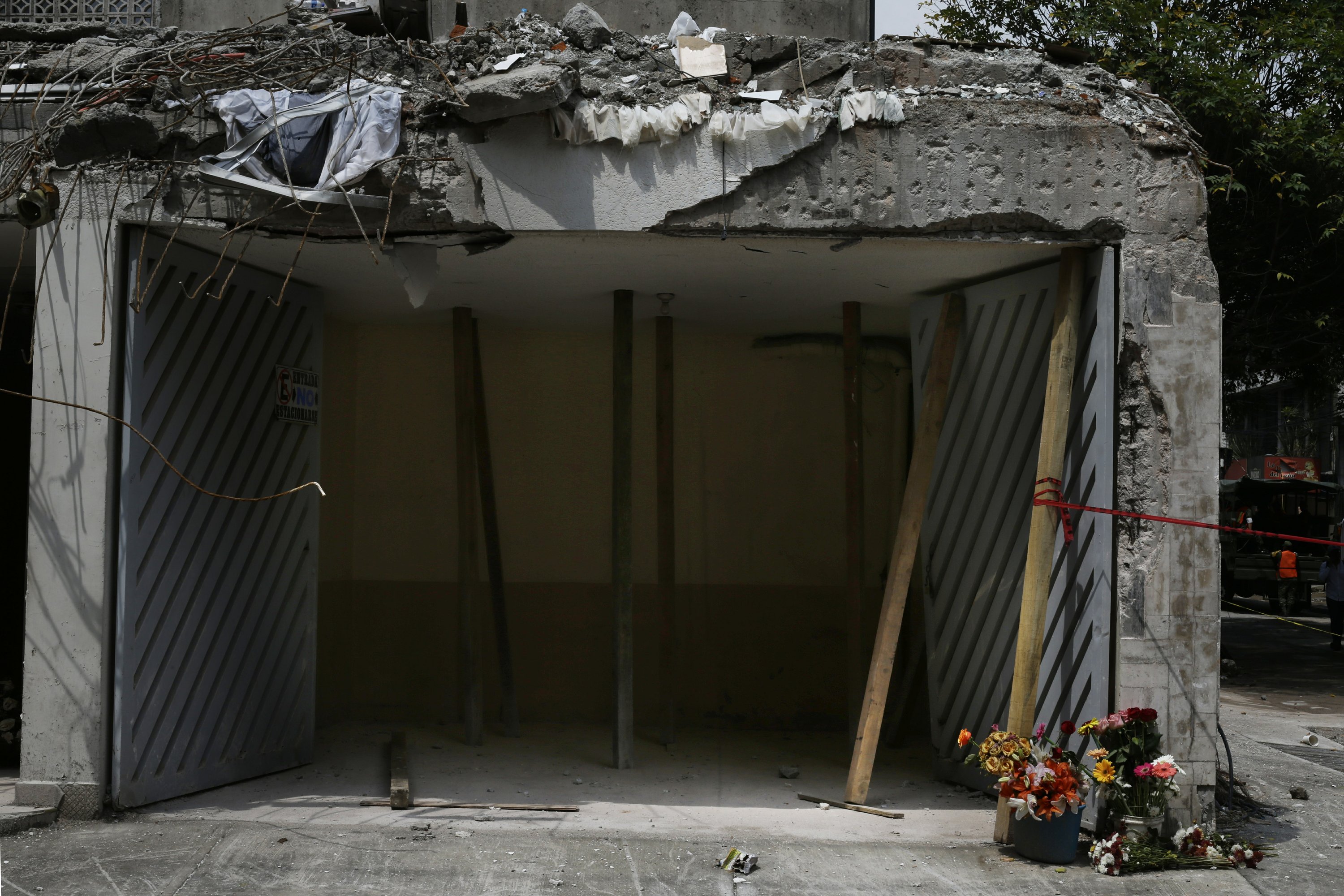 Mexico quake death toll 344 as most collapse sites cleared | AP News