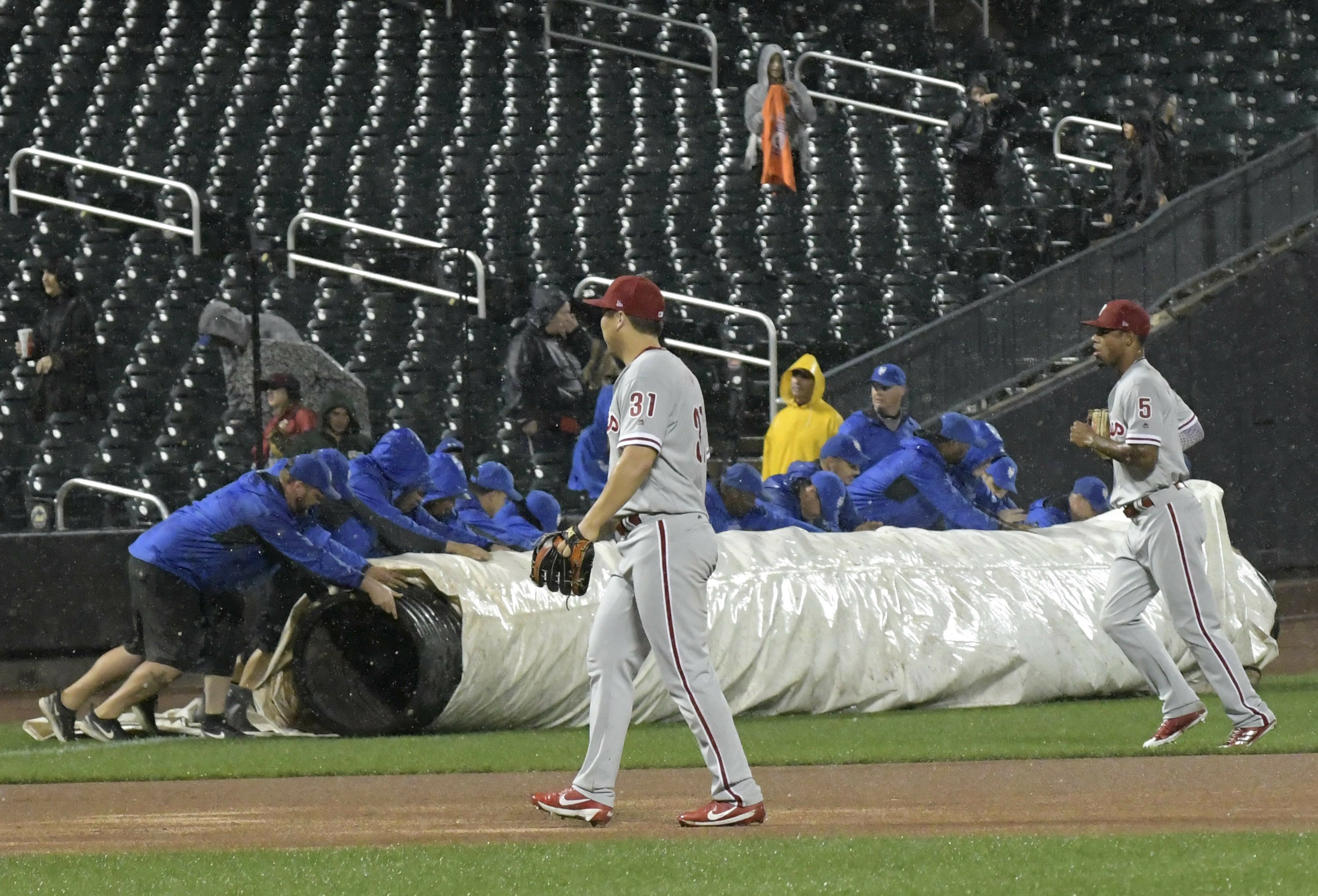 Gsellman, Mets douse Phillies 6-3 in 6 rainy innings | AP News