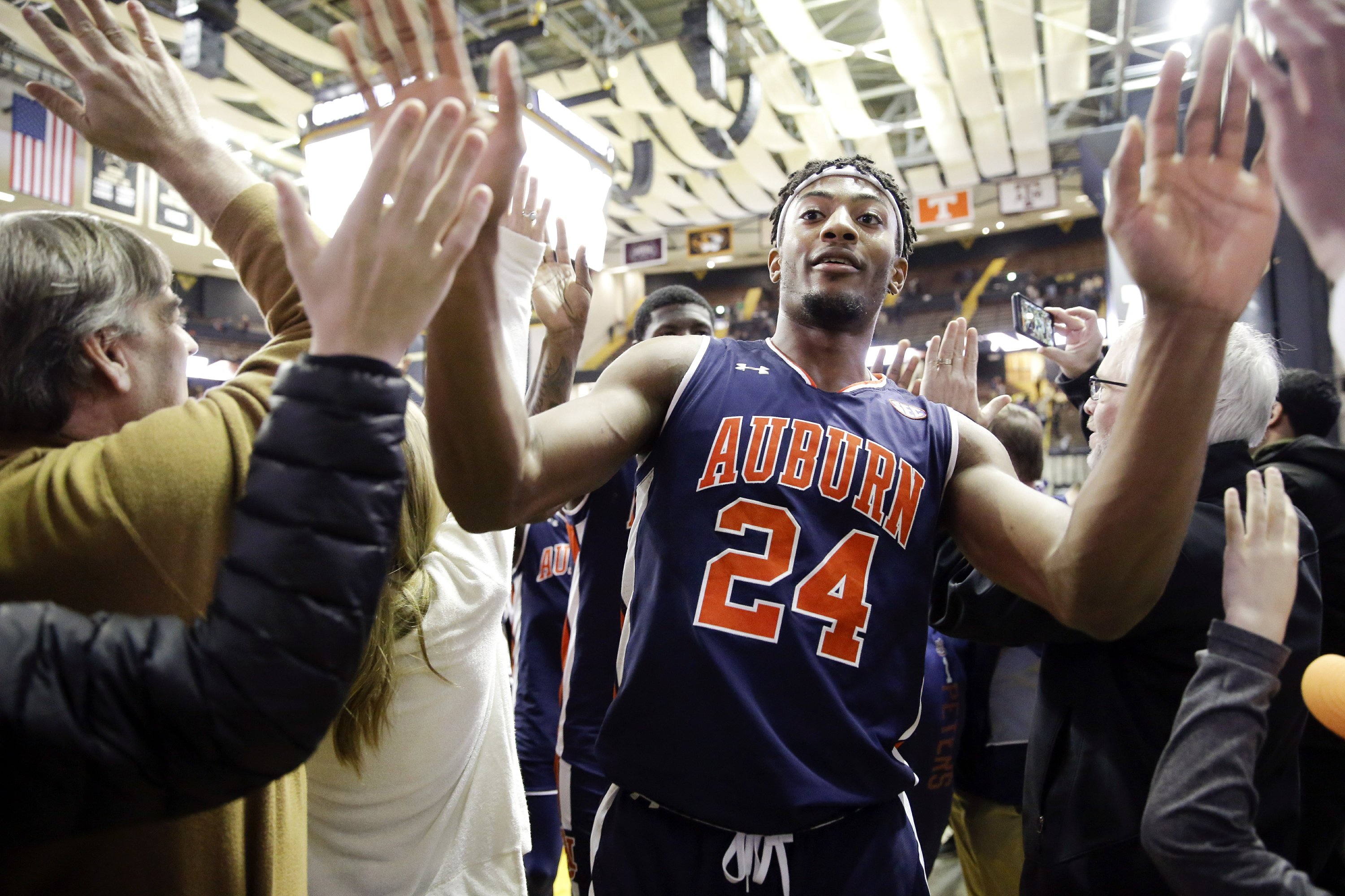 Auburn beats Vanderbilt 64-53 for rare win at Memorial Gym | AP News