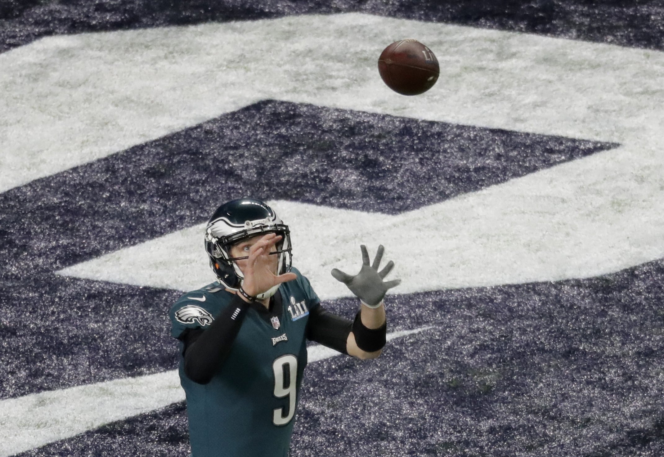 Catch/No Catch: Foles does, Brady doesn't in Super Bowl | AP News