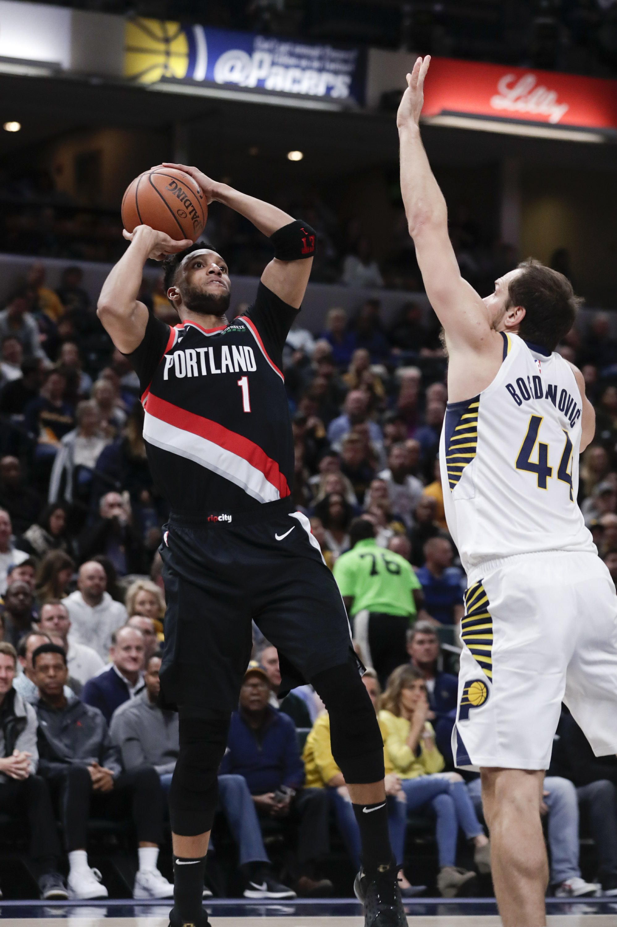 Collins anota 17 y Blazers derrotan a Pacers | AP News