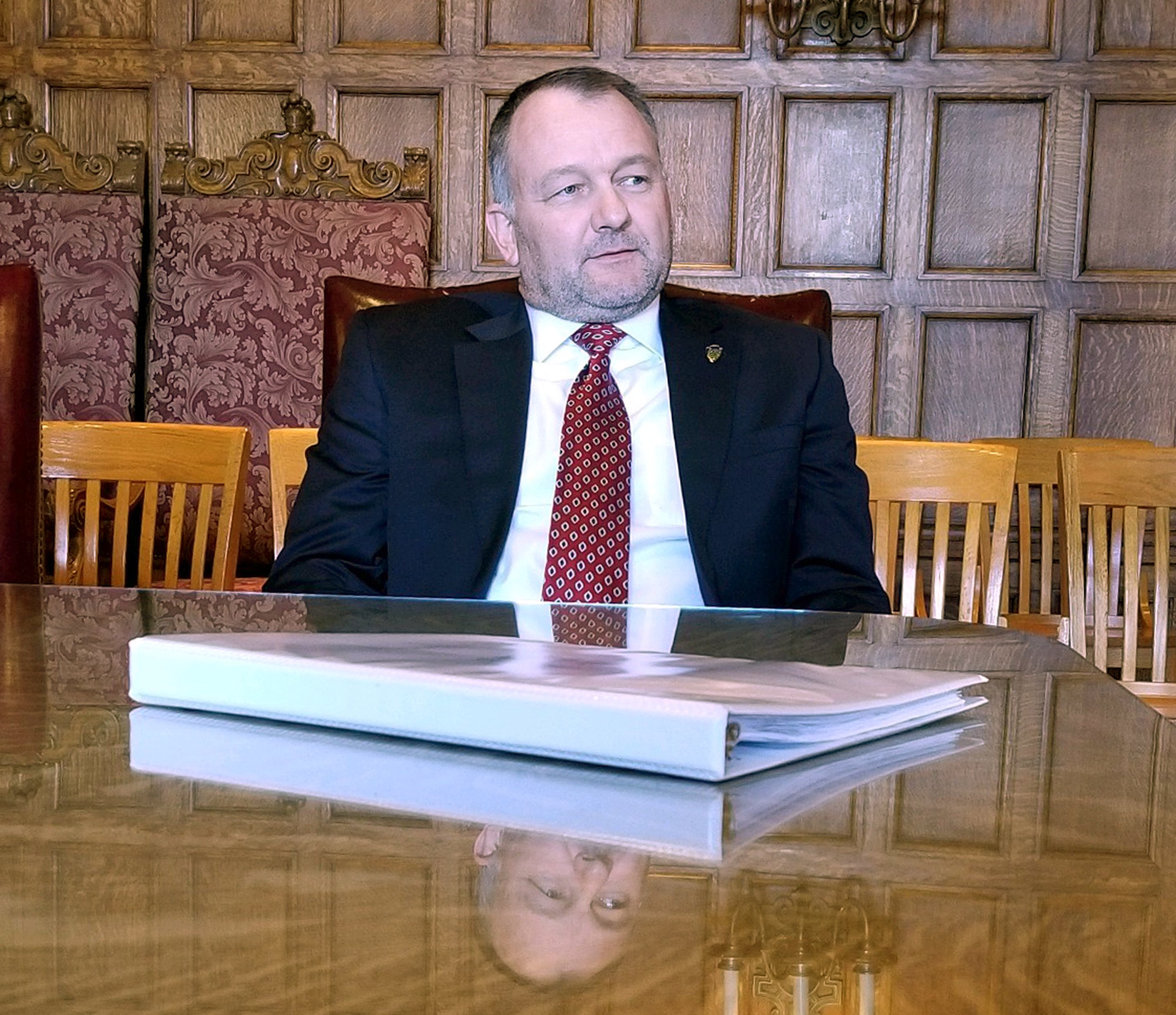 Yellowstone superintendent won't consider visitor caps | AP News