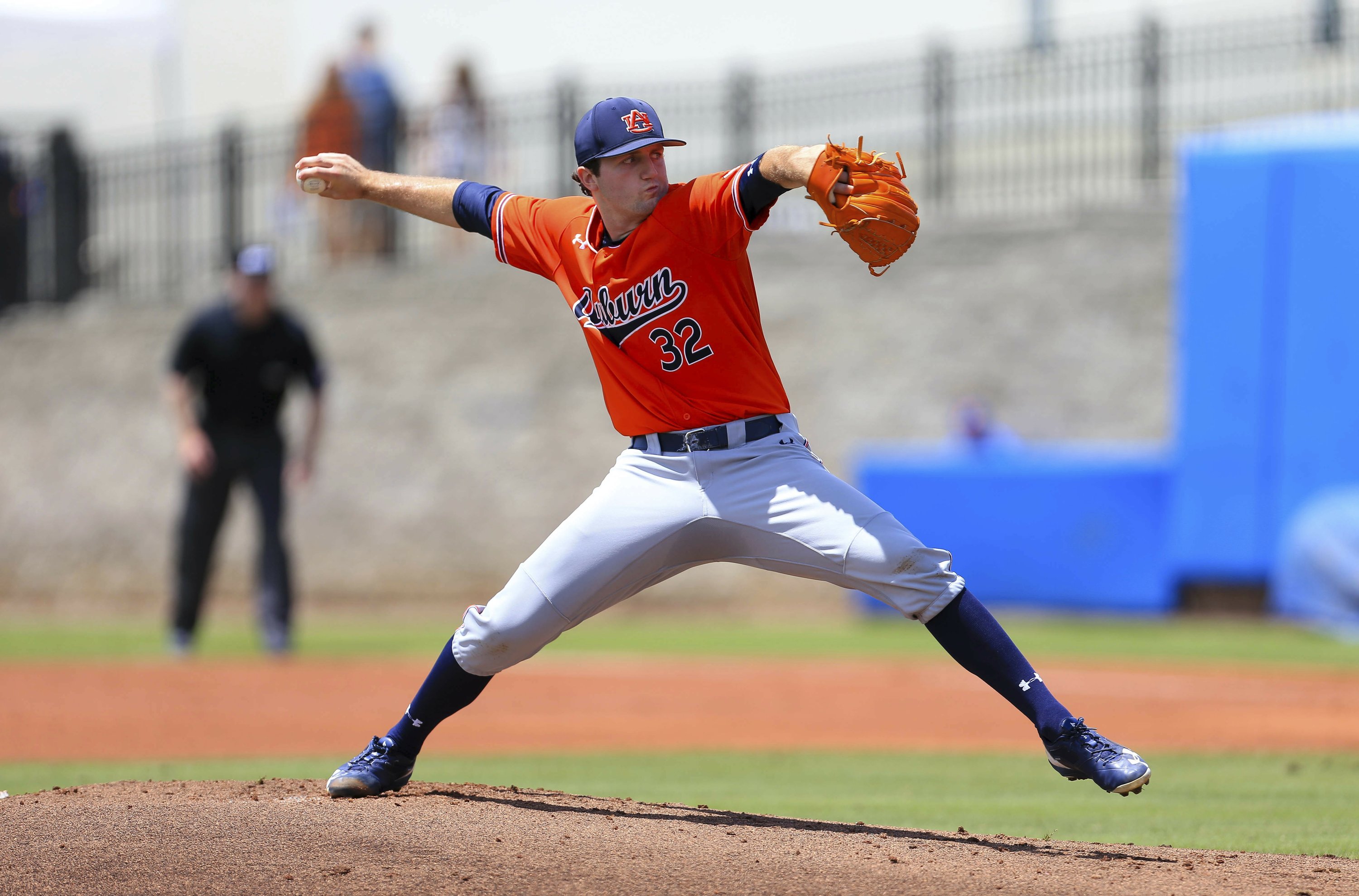 Top pick Casey Mize struggles in perhaps college finale | AP News