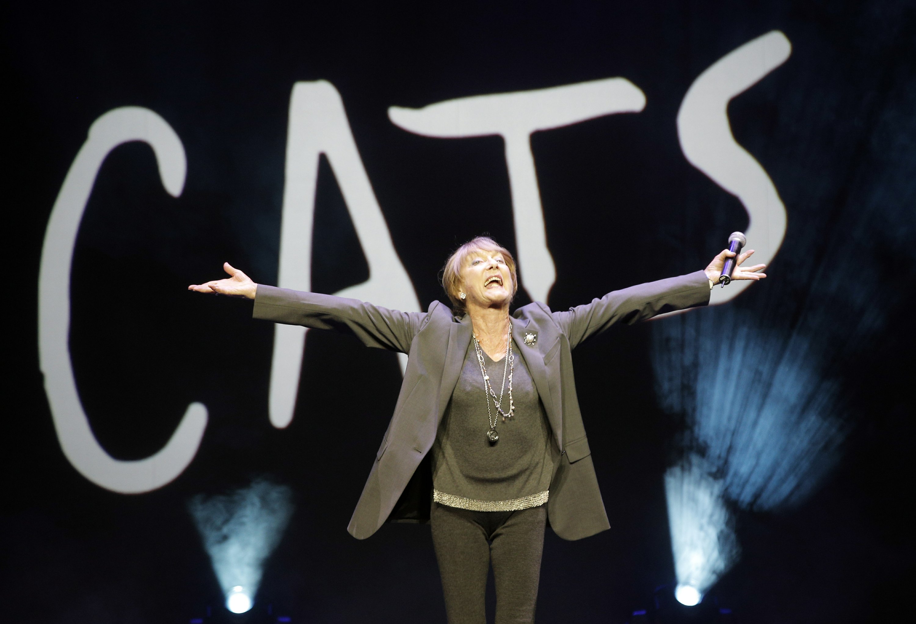 Choreographer Gillian Lynne of 'Cats' fame dies at age 92. | AP News