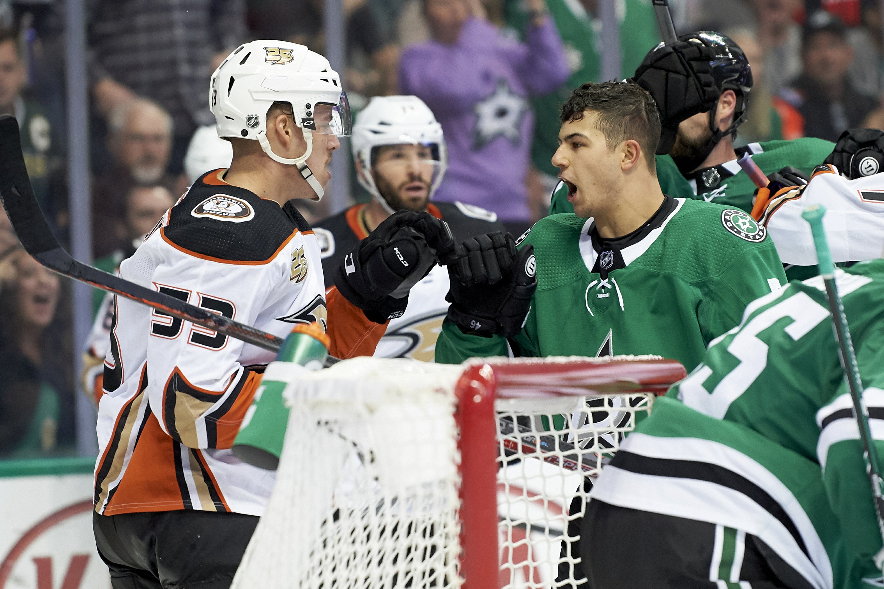 Stars score 4 on 30 shots in 2nd period, beat Ducks 5-3 | AP News