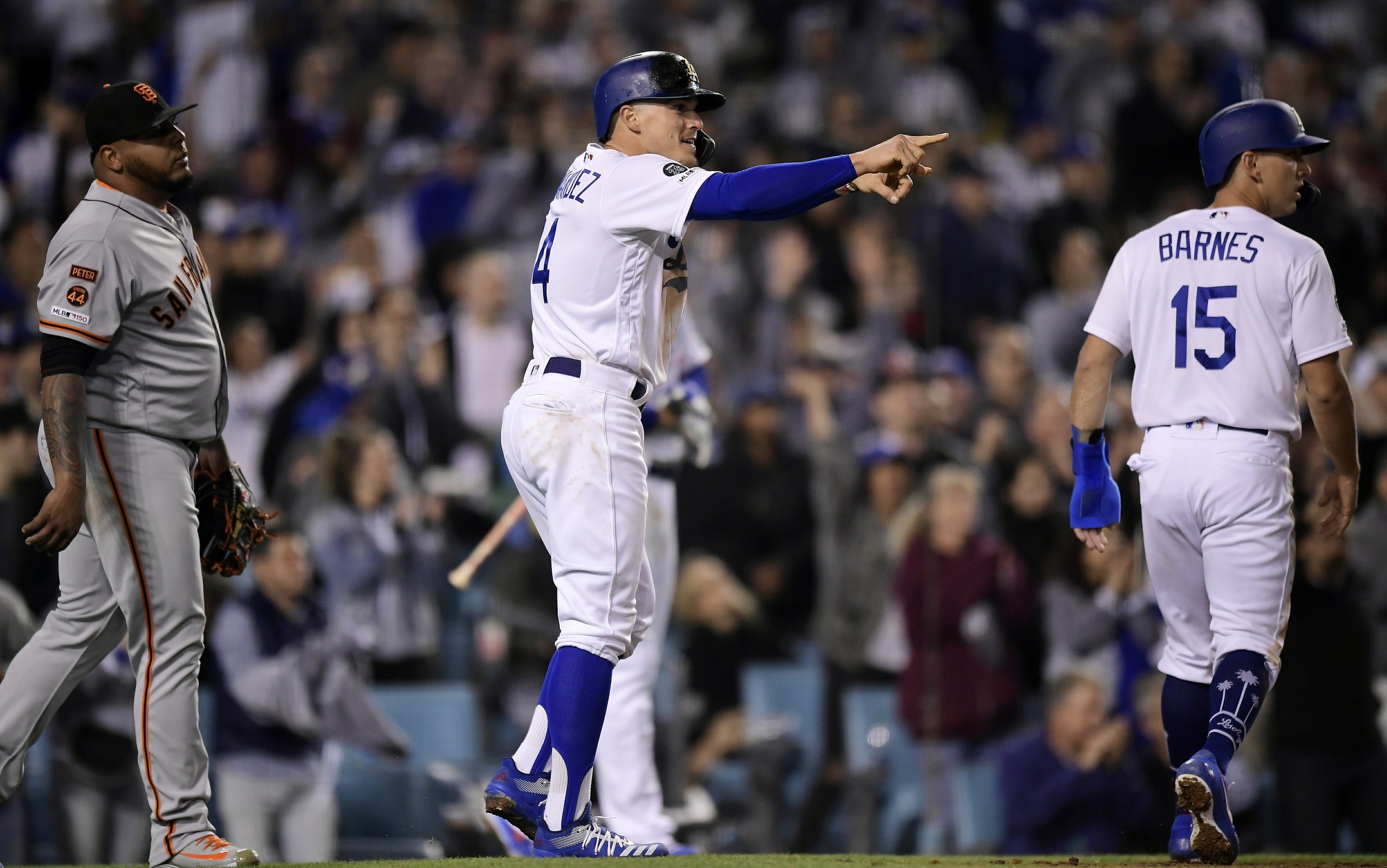 Freese y Dodgers remontan y vencen a Gigantes | AP News