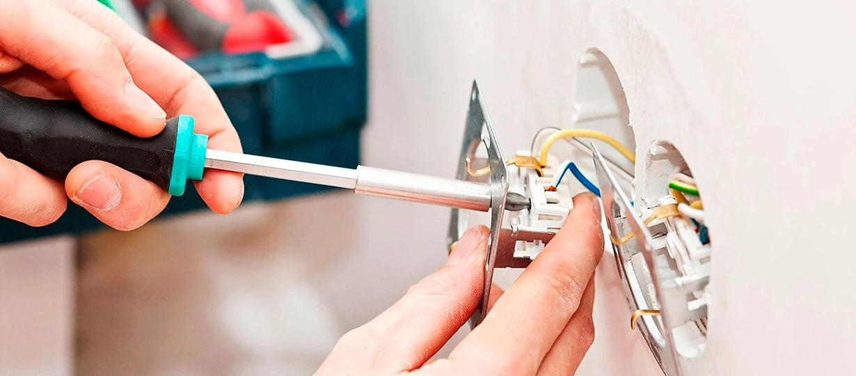 Installation and connection of sockets in Spain