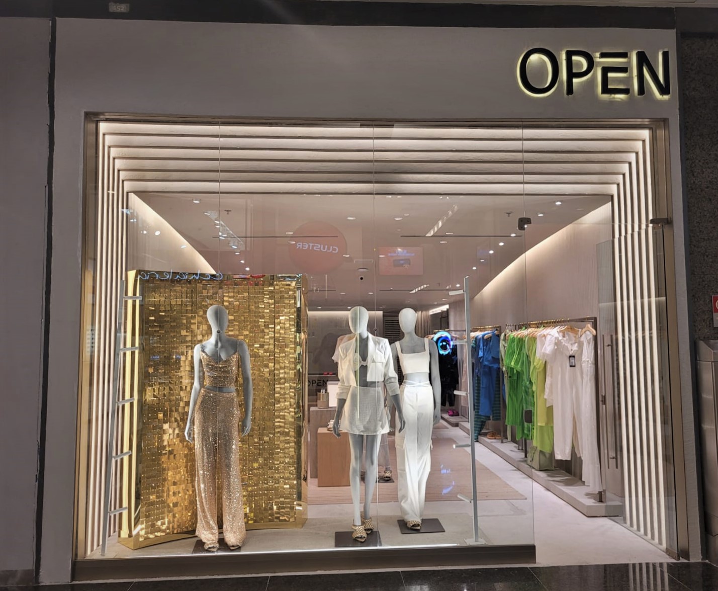 Open | Rio Design Barra